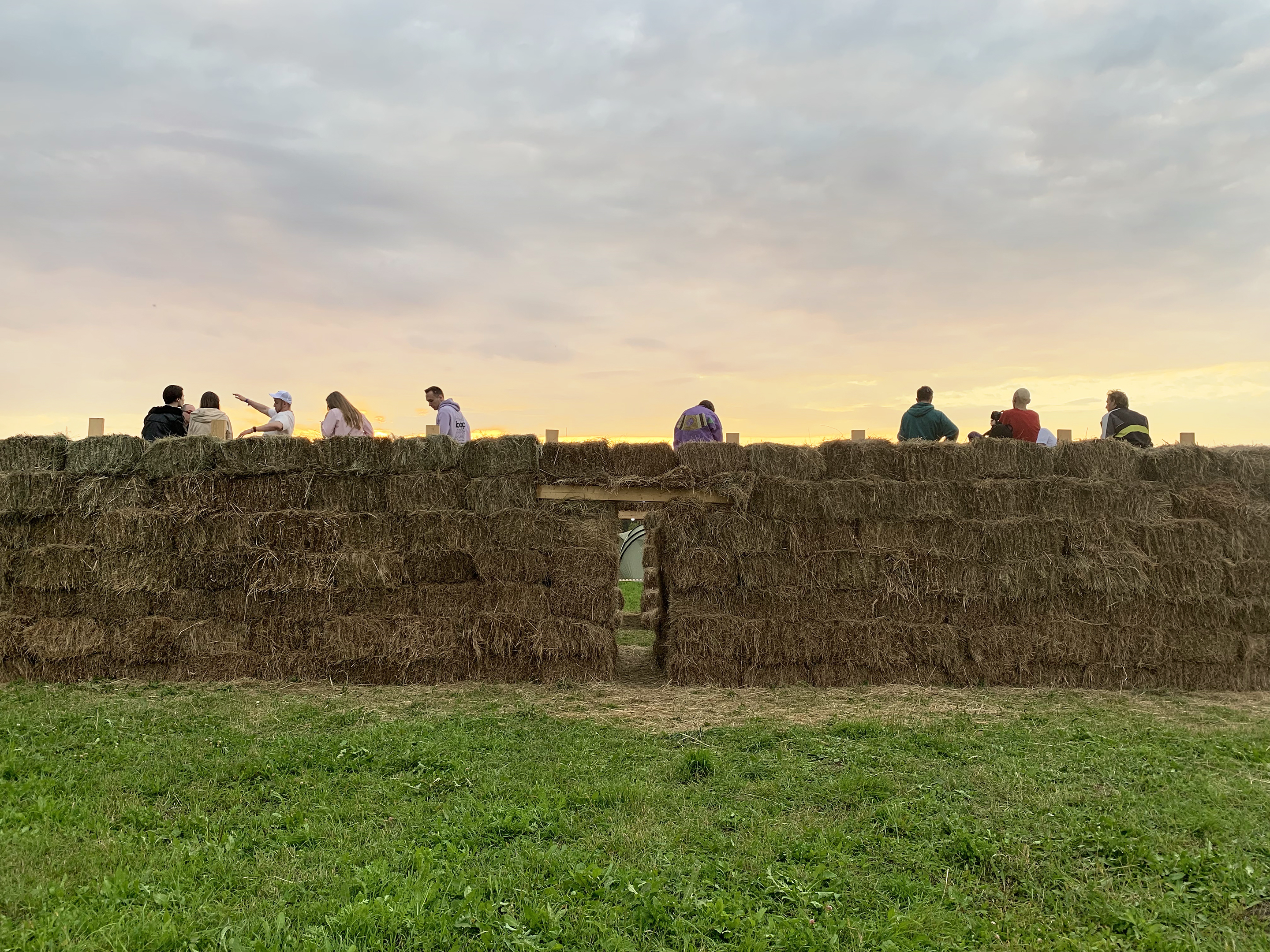Soft Corner Pavilion by whitelakewhitelake - Architizer