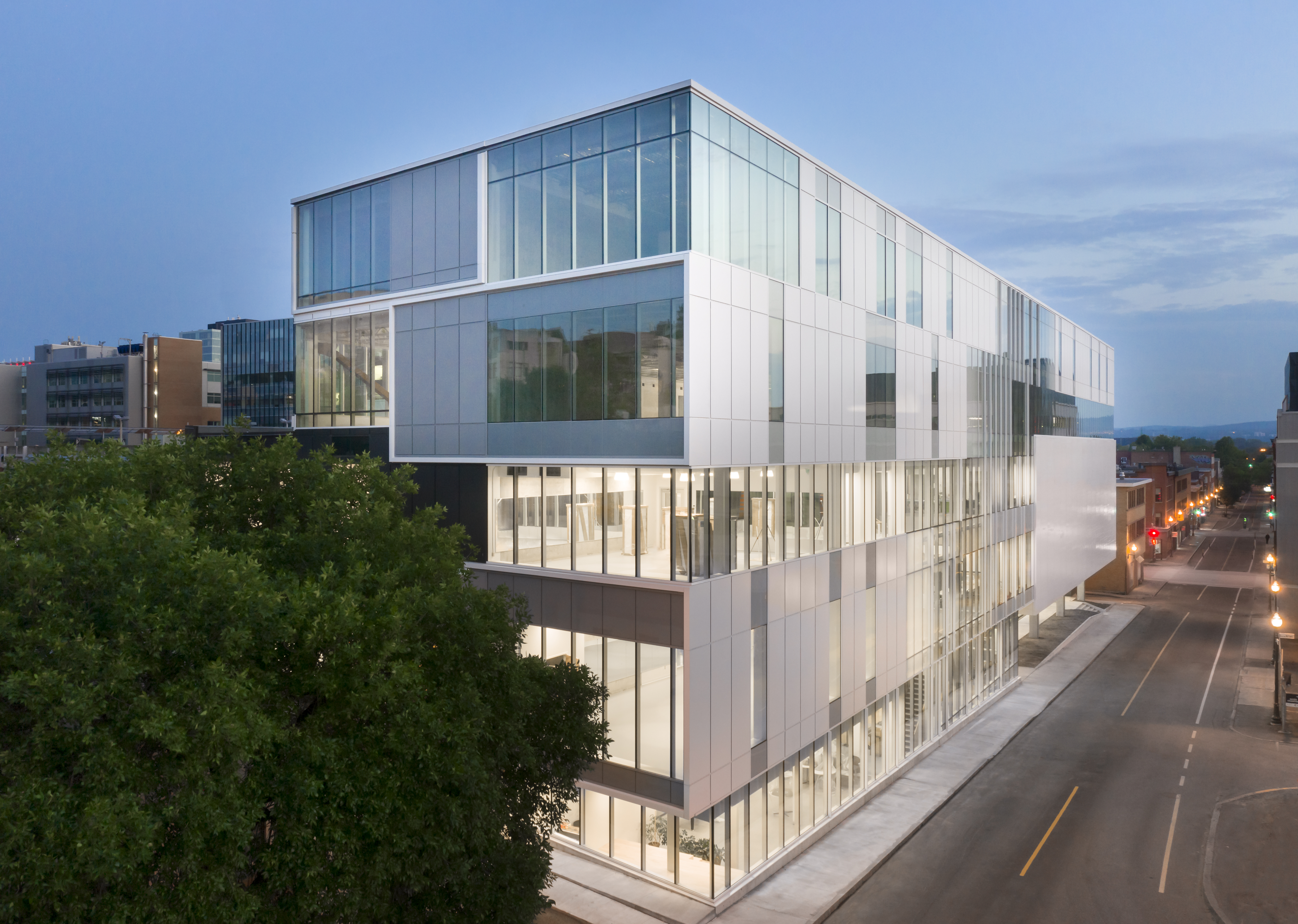 Centre sportif Marc-Simoneau phase 2 | Soccer by CCM2 Architectes ...