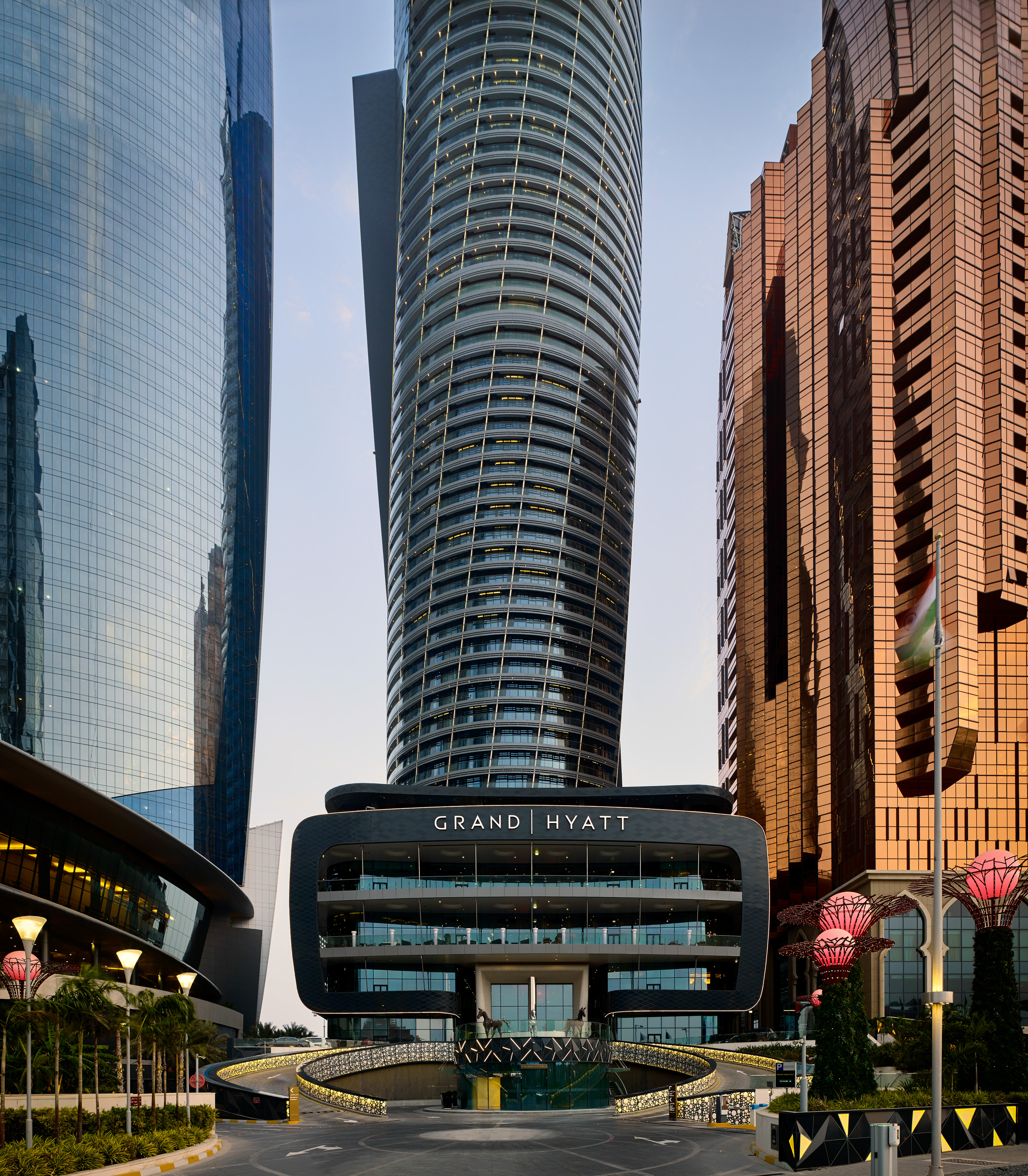 Emirates Pearl Hotel by Söhne & Partner Architects - Architizer