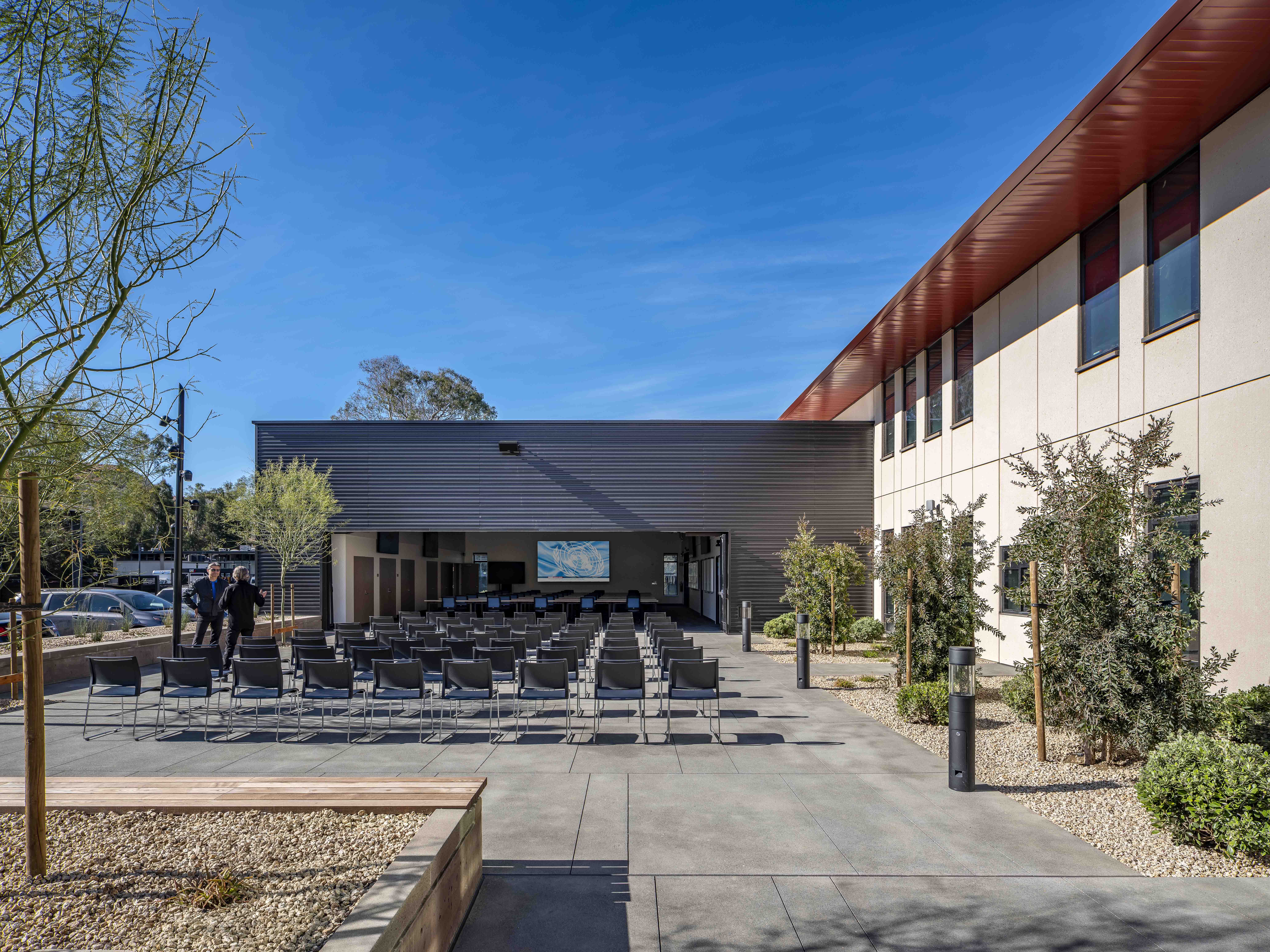 Stanford University Public Safety Building by RossDrulisCusenbery ...
