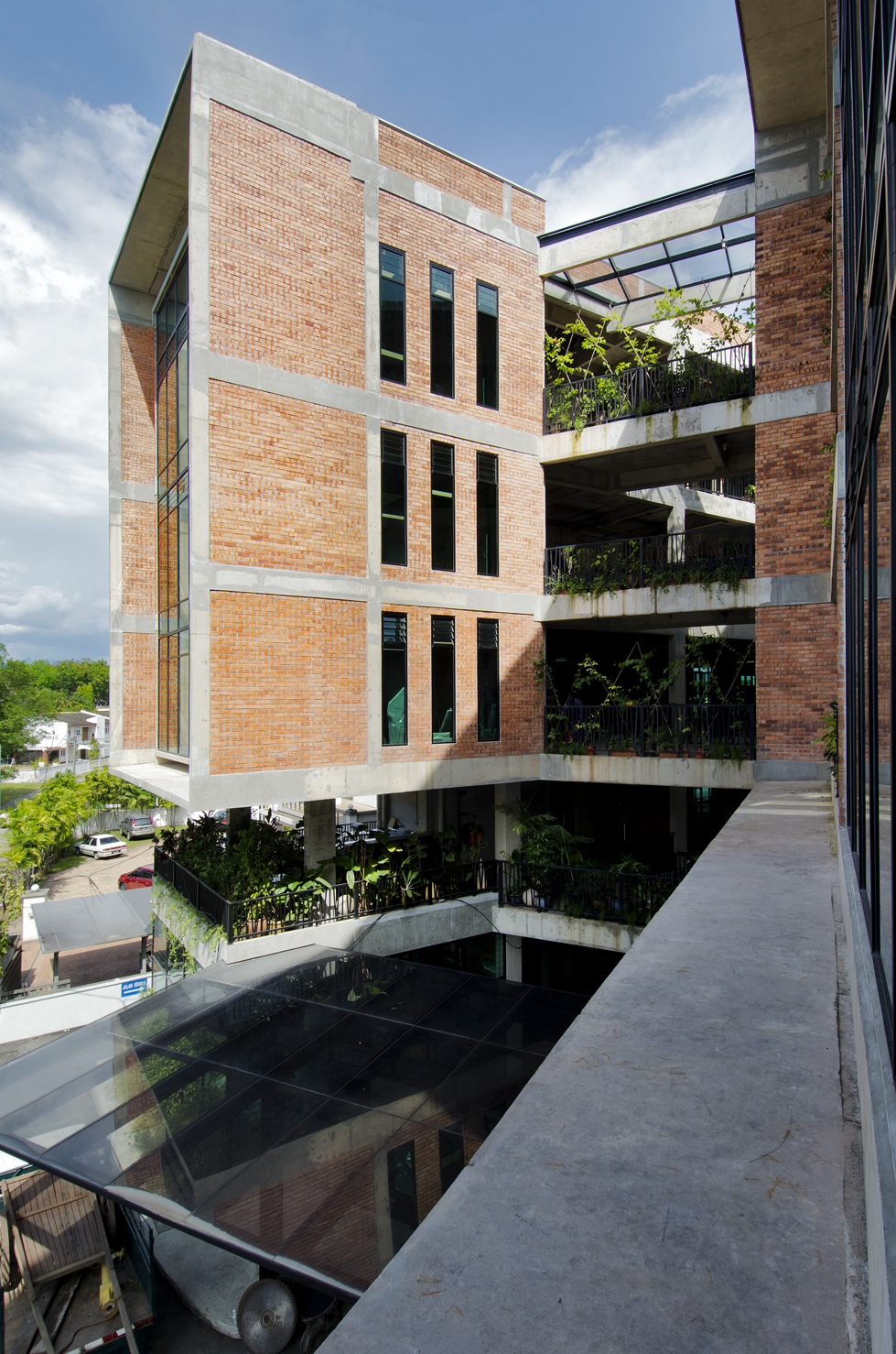 1 Lasam // Kuee Architect | ARCHCOD