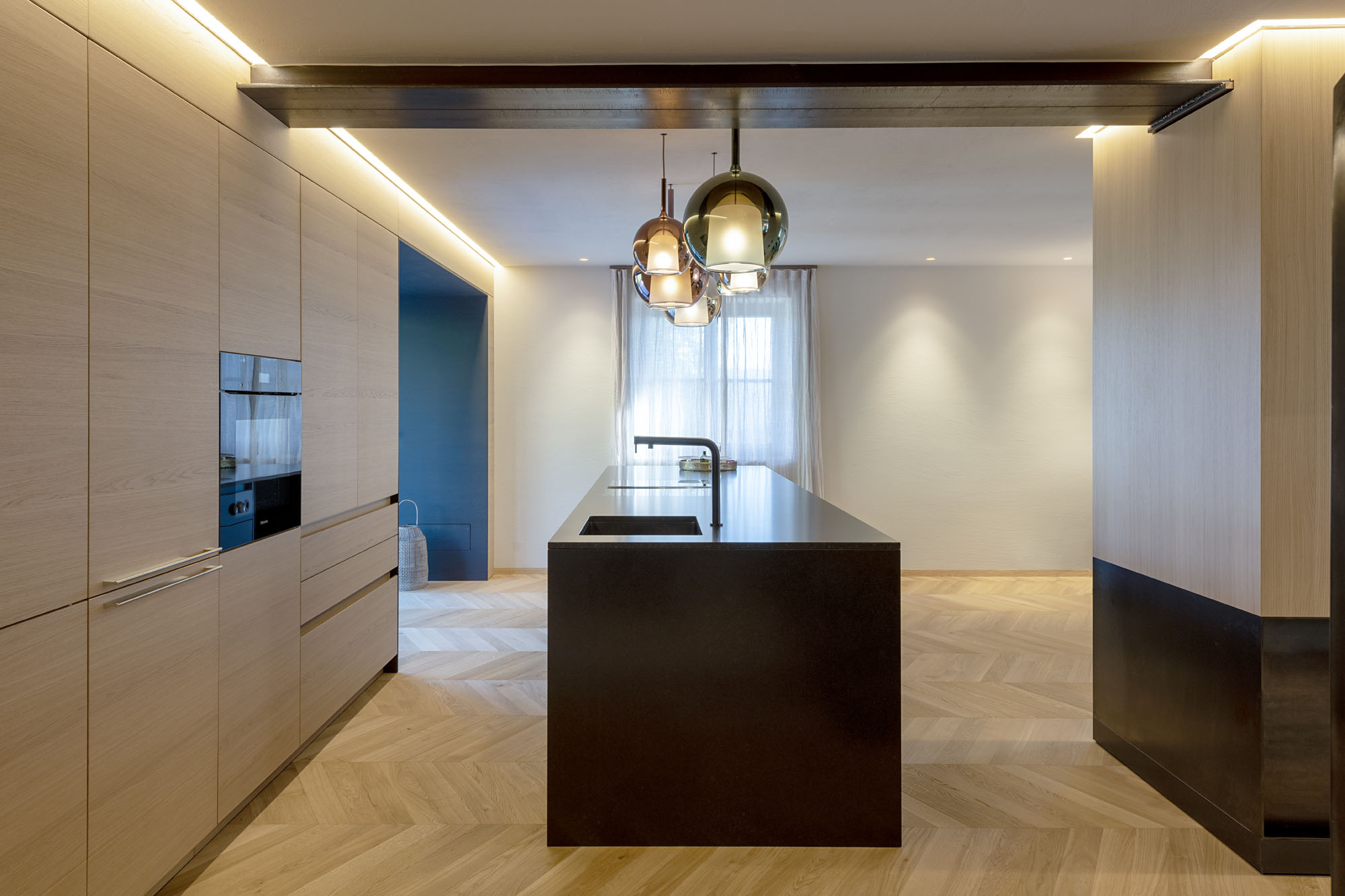 House K2: Inside the traditions, under a monumental roof by monovolume ...