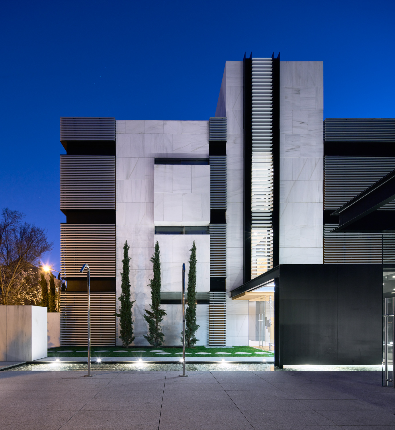 Madrigal 16 Residential Complex by Bueso-Inchausti & Rein Arquitectos ...