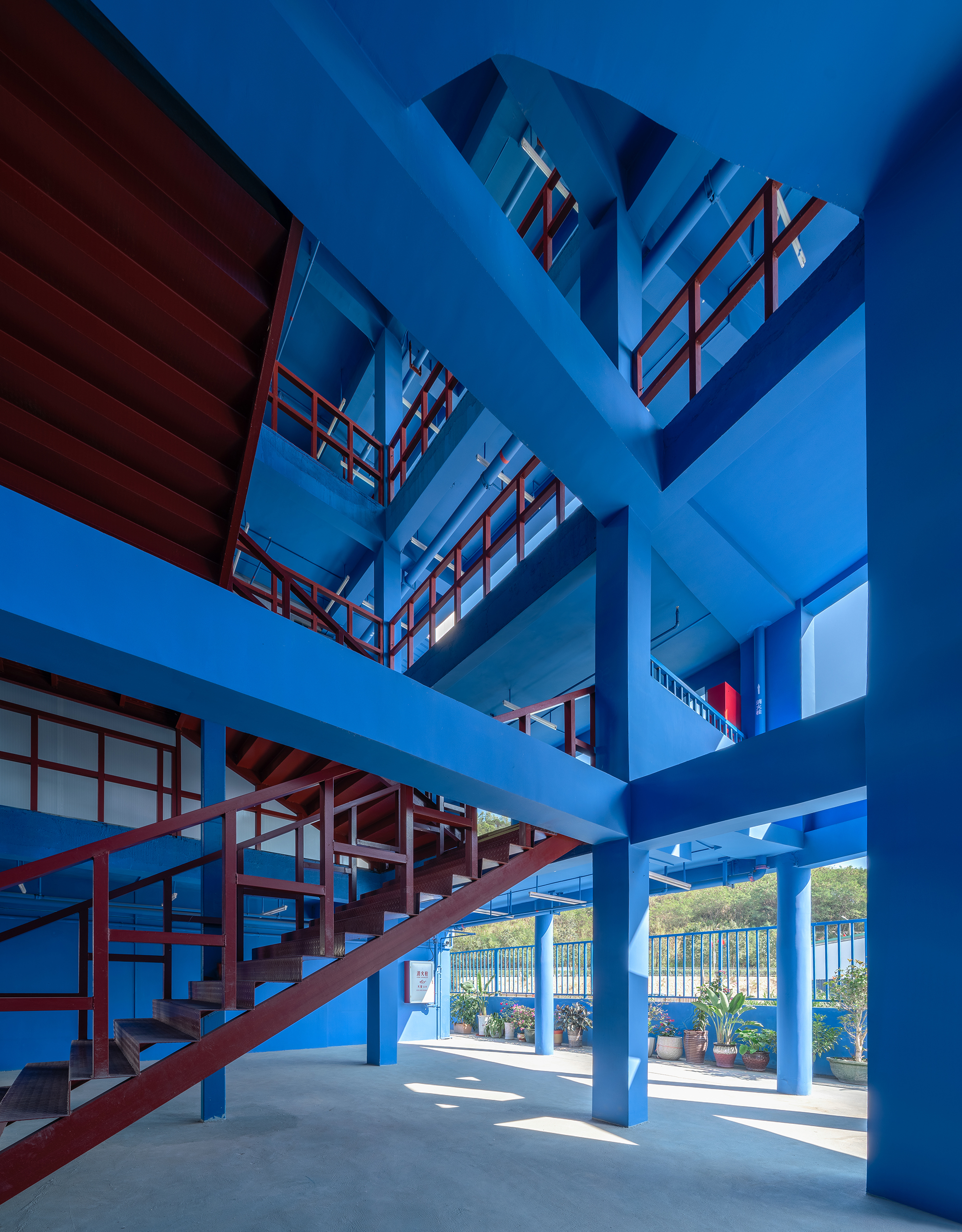 Art School in Blue & White by Various Associates - Architizer