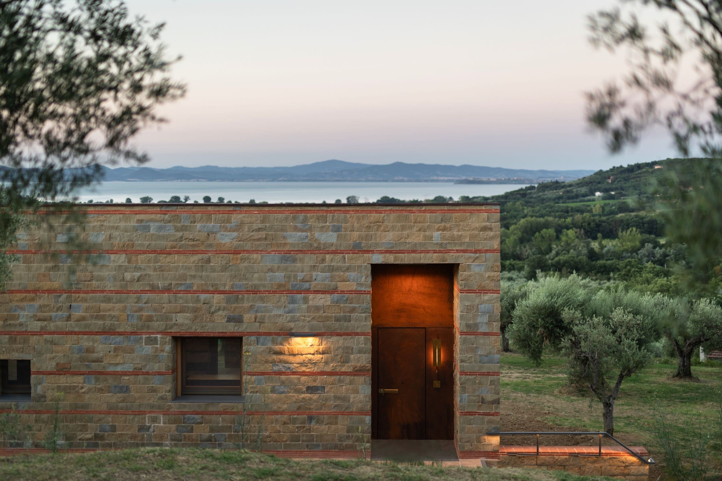 Trasimeno House by STUDIO PONSI - Architizer
