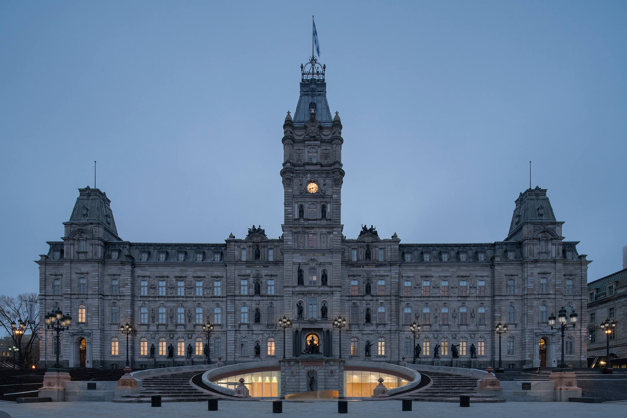 Reception Pavilion at Québec's National Assembly by Provencher_Roy ...