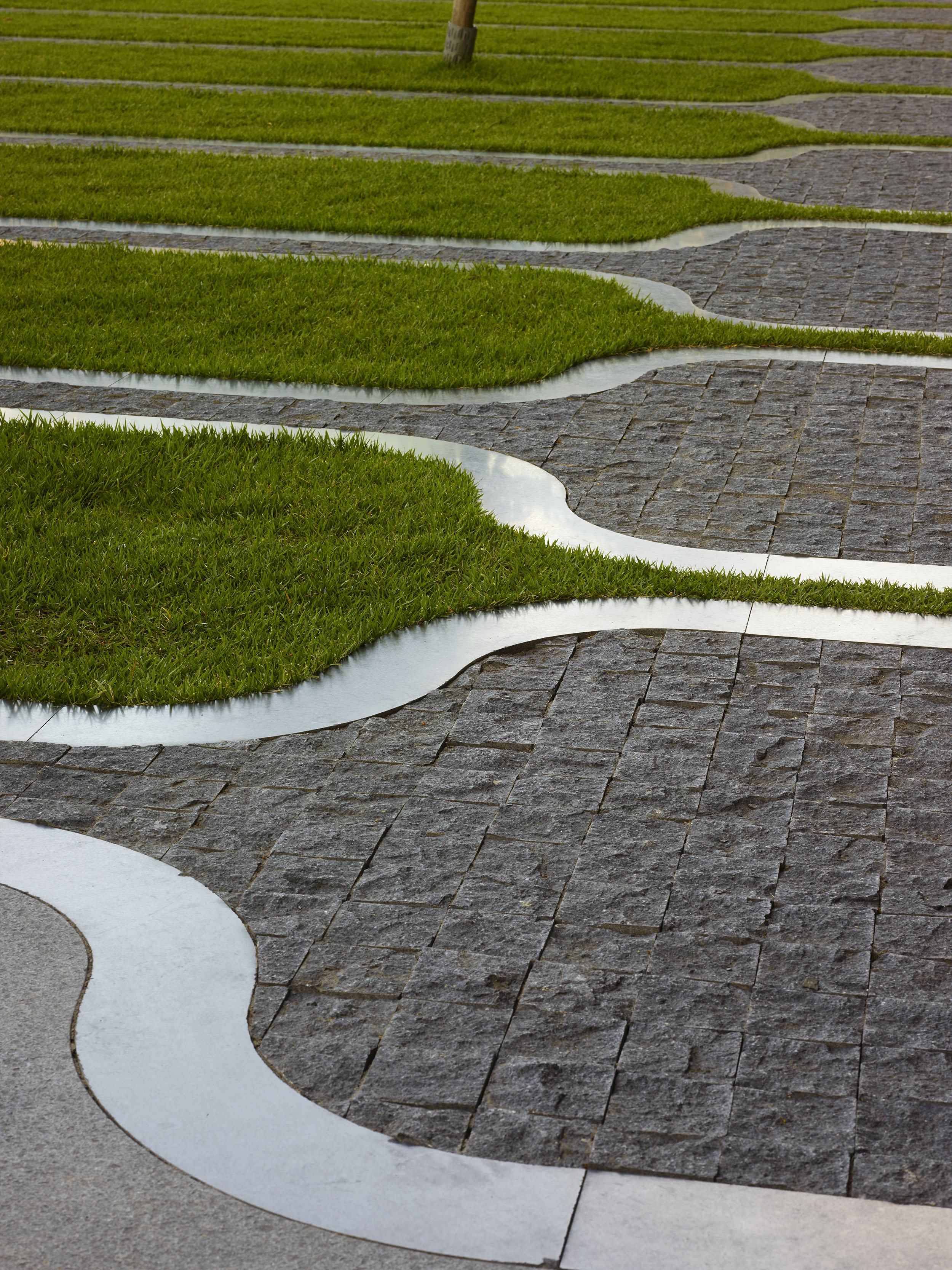 IBM Building / Victoria Ward Visitor Center by Surfacedesign, Inc ...