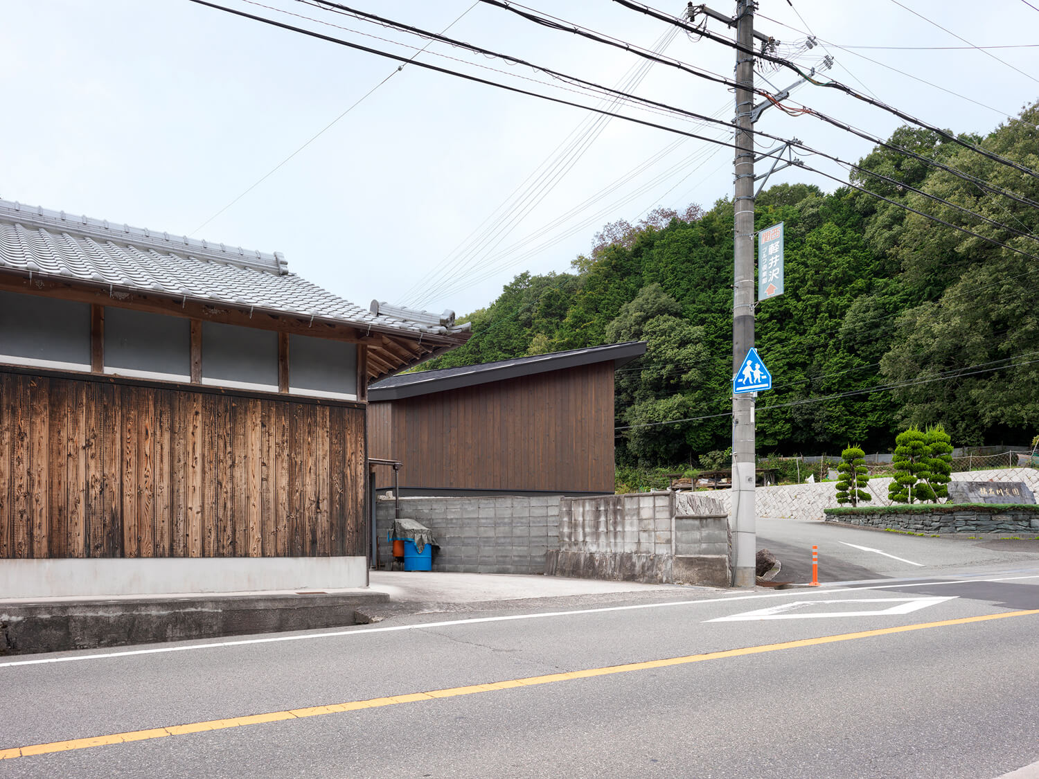 Inagawa Cemetery Warehouse by Akira Koyama + KEY OPERATION INC ...