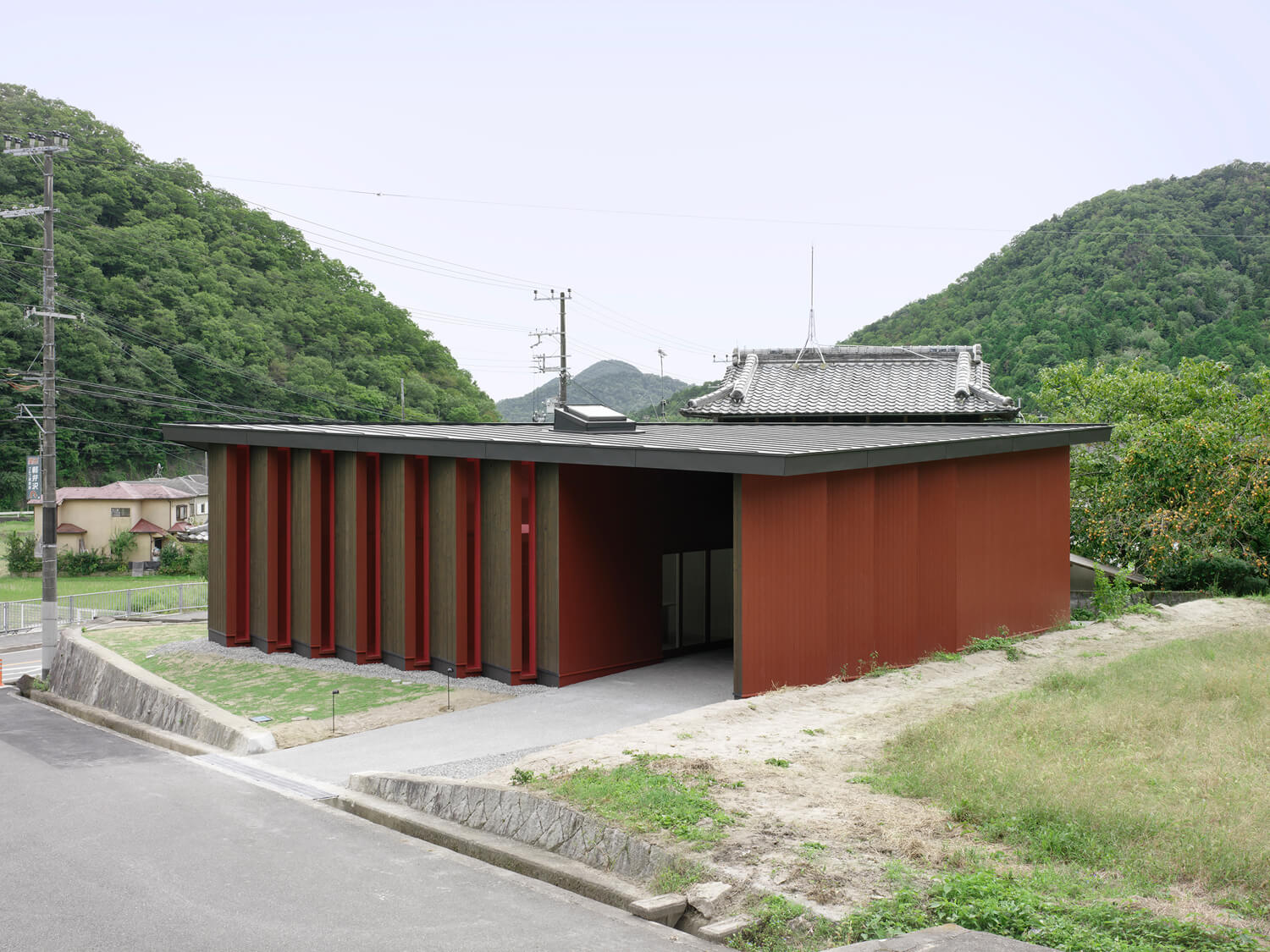 Inagawa Cemetery Warehouse by Akira Koyama + KEY OPERATION INC ...