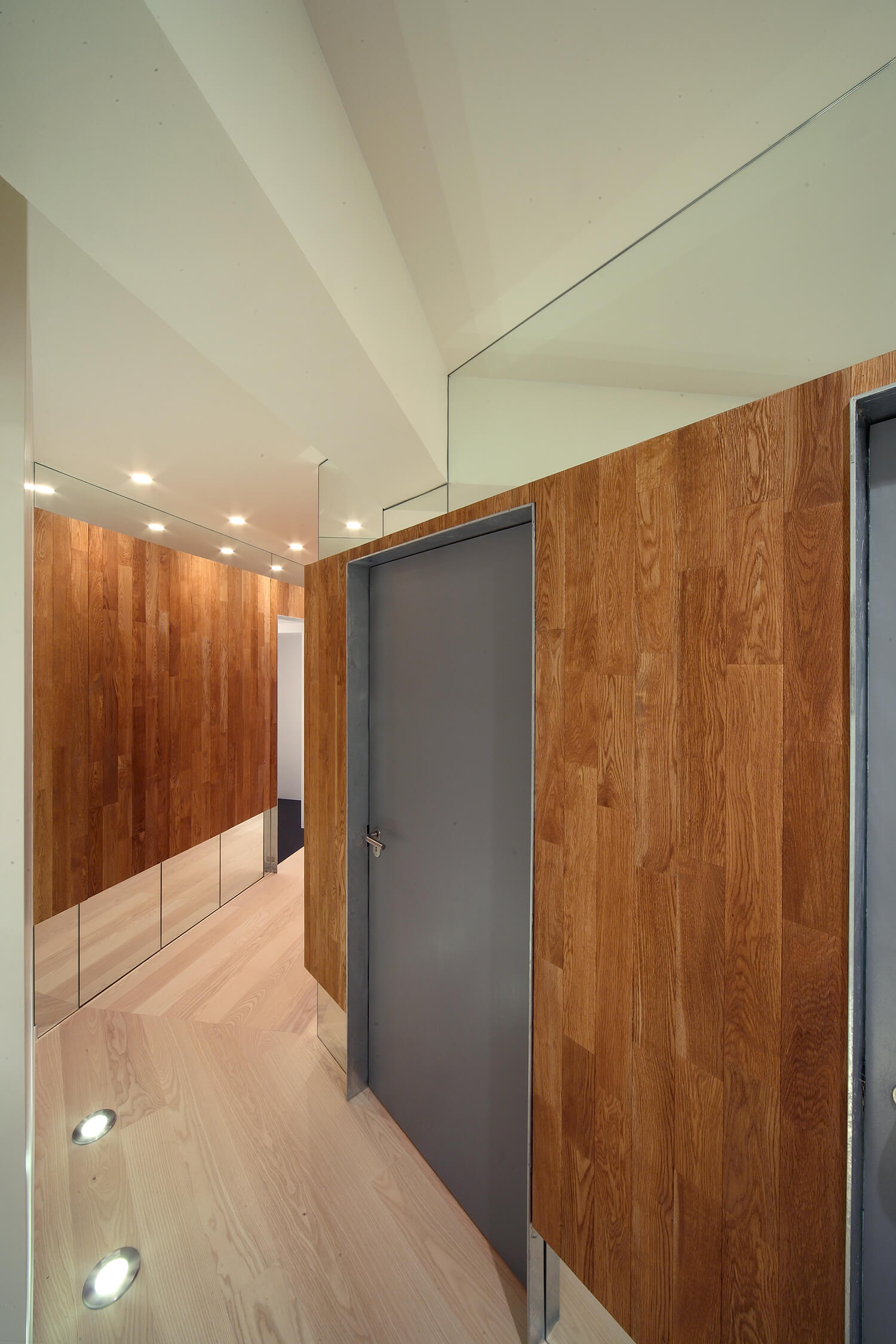 Flat Floating Boxes by Akira Koyama + KEY OPERATION INC. / ARCHITECTS ...