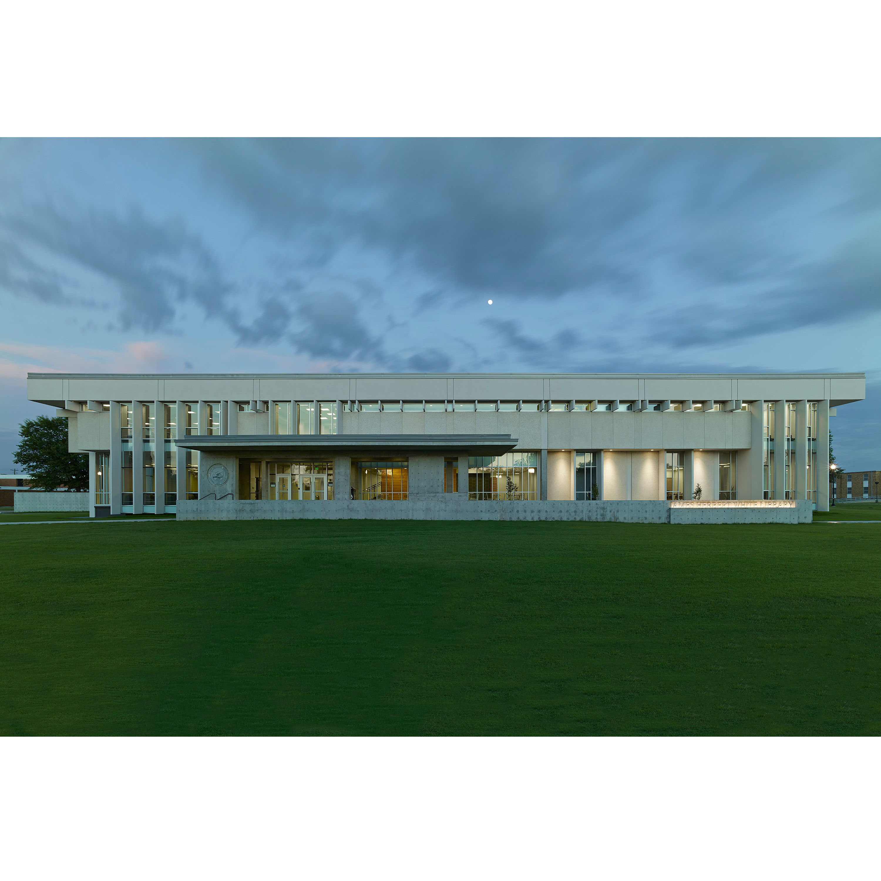 Mississippi Library Commission Headquarters by Duvall Decker - Architizer