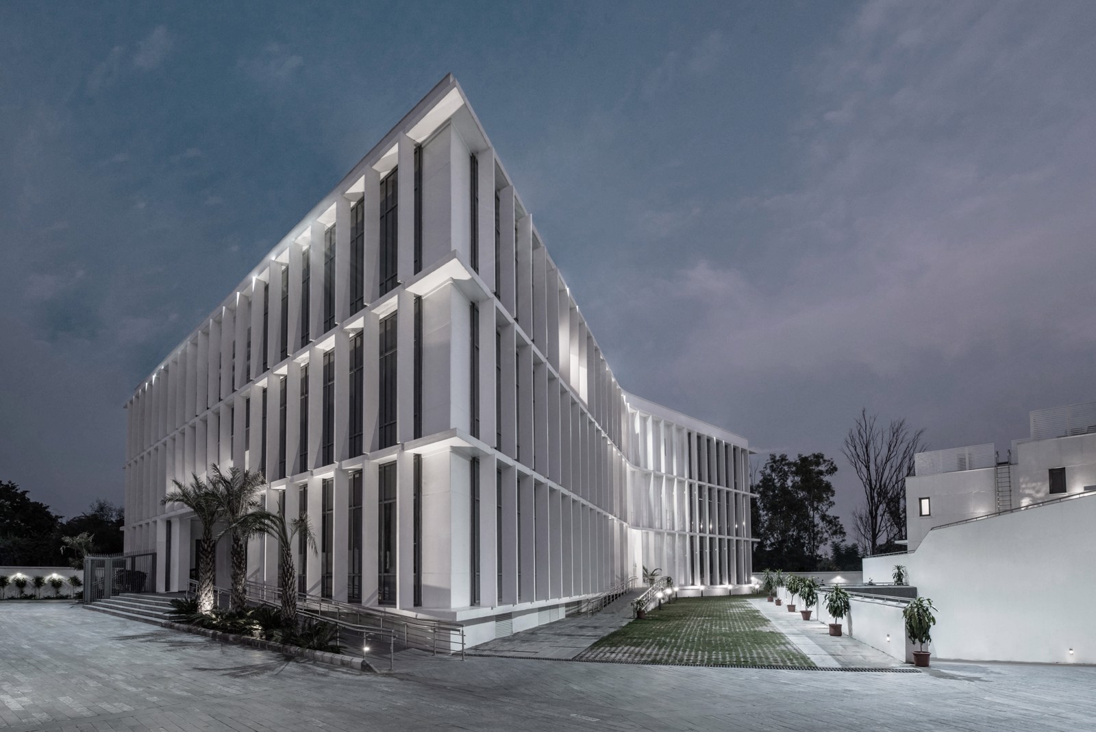 The Royal Danish Embassy in India by Vilhelm Lauritzen Architects ...