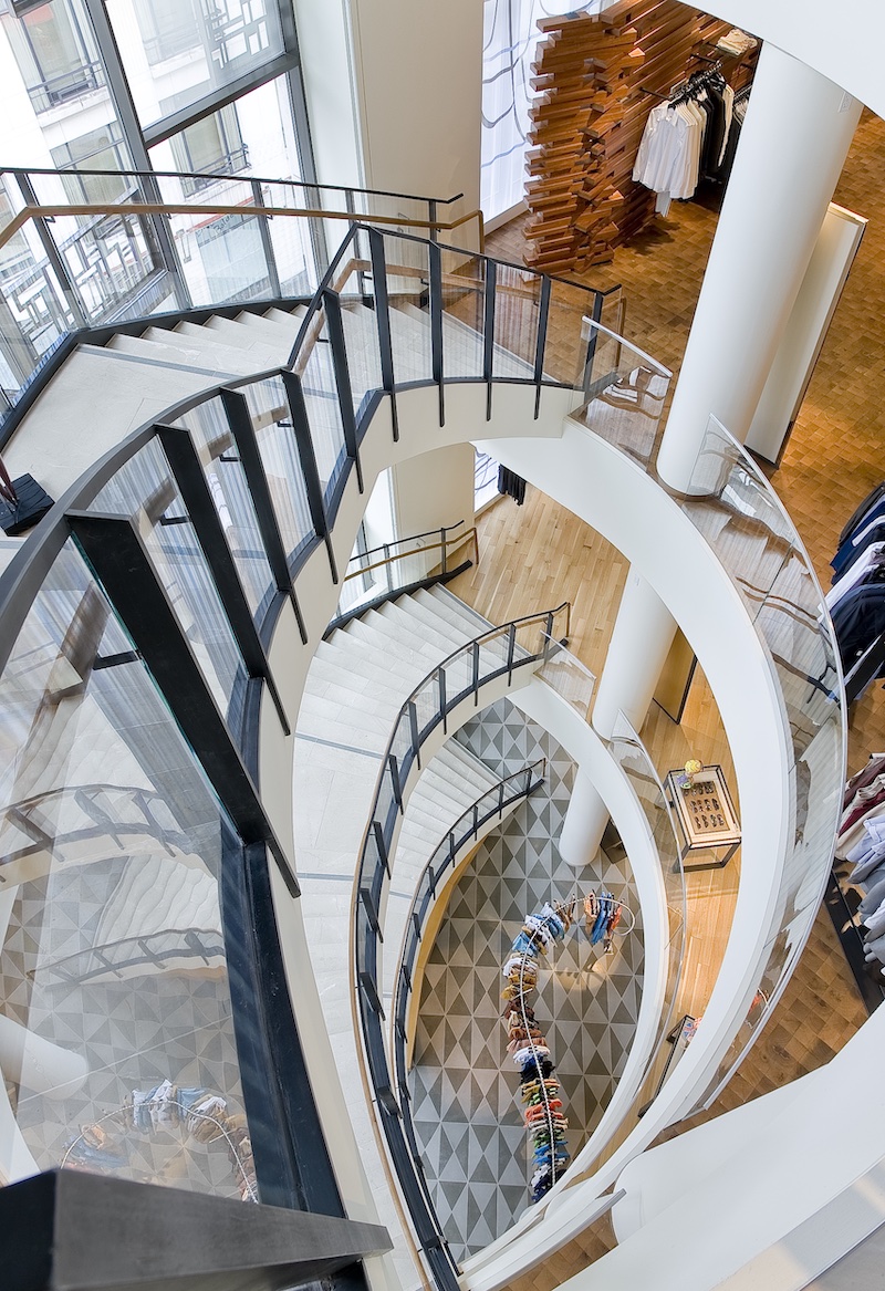 20 years of Storytelling Through Architecture and Design in the Fashion ...