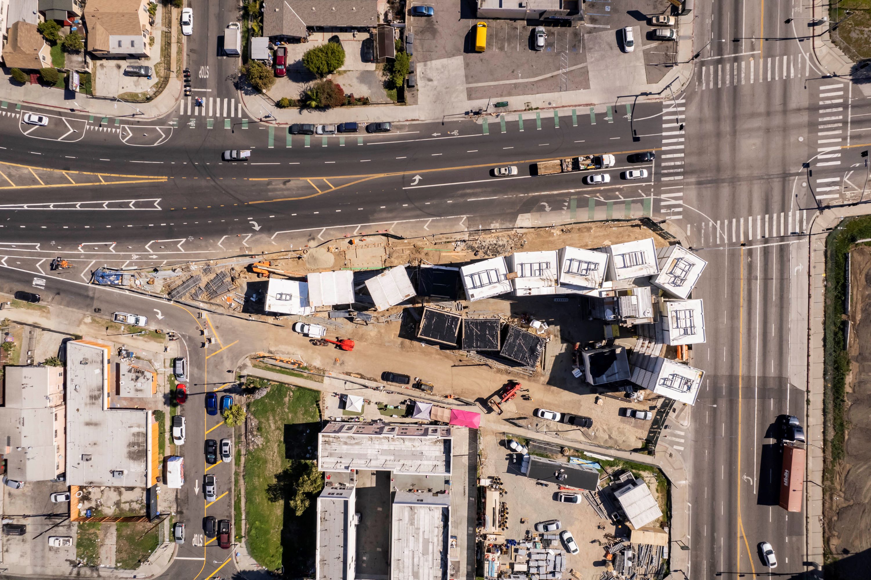 Isla Intersections Supportive Housing and Paseo by Lorcan O'Herlihy ...