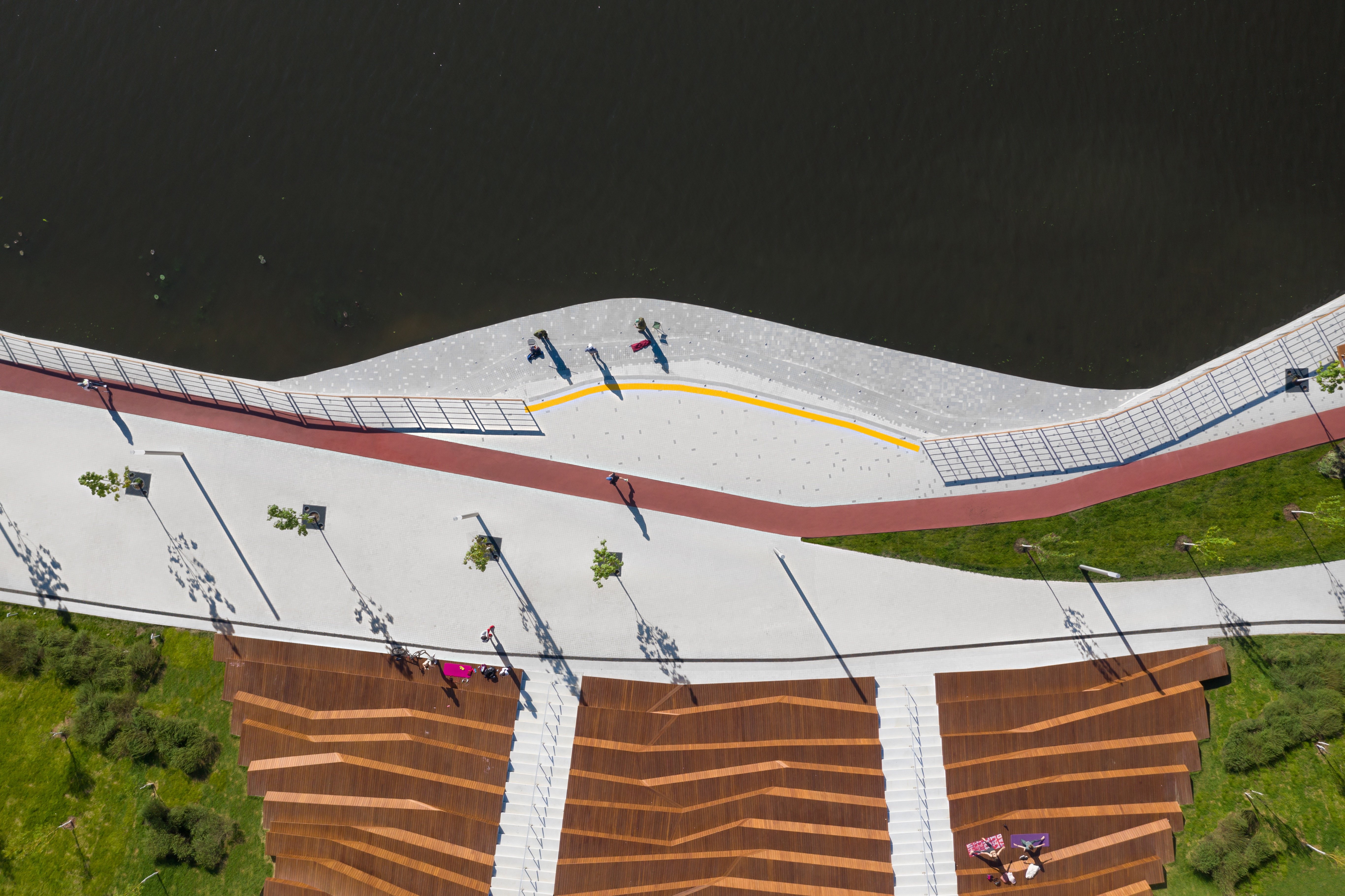 A new embankment designed in collaboration with communities by Basis ...