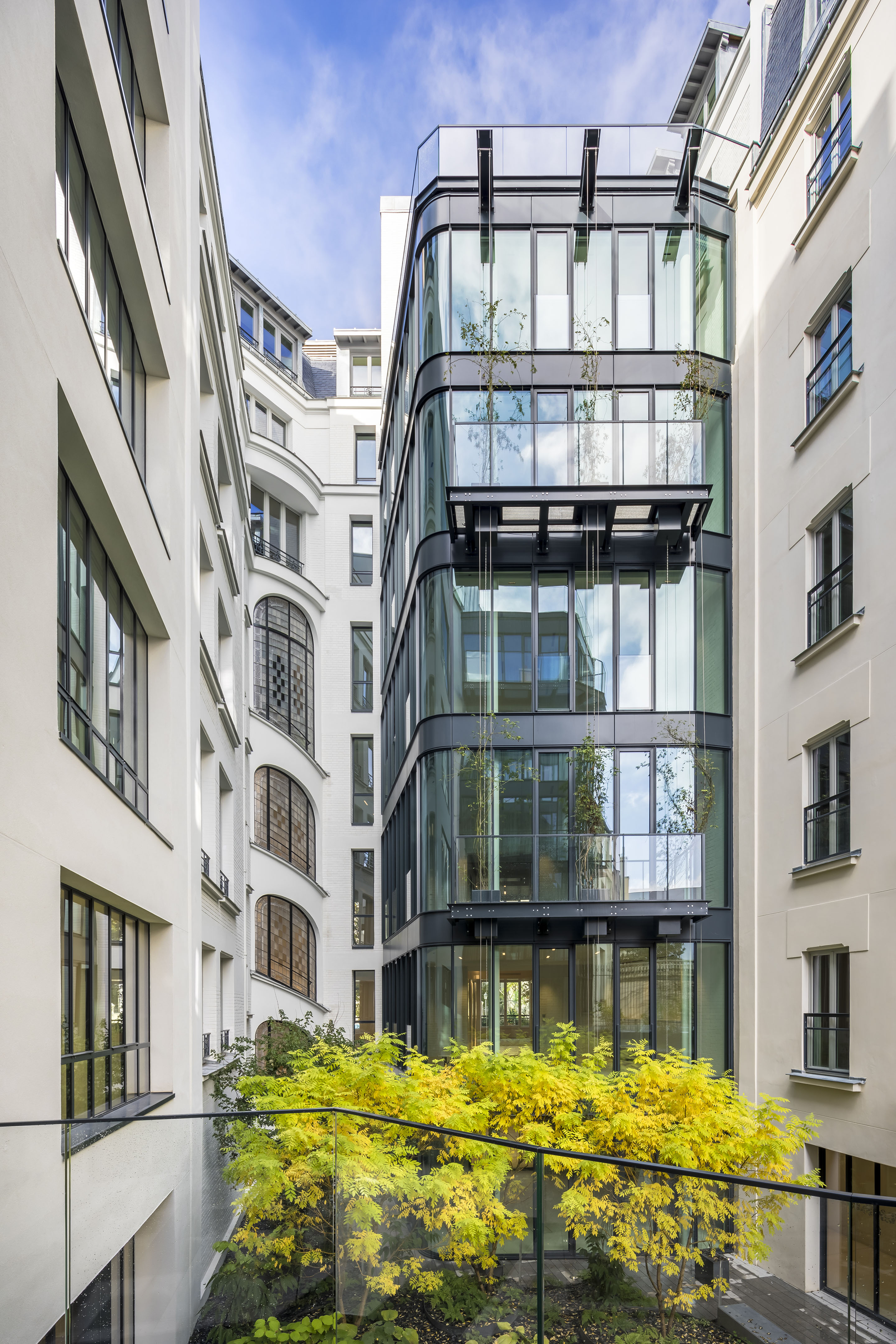 Idea 3483896: Restructuring of a Parisian office building by Palissad ...