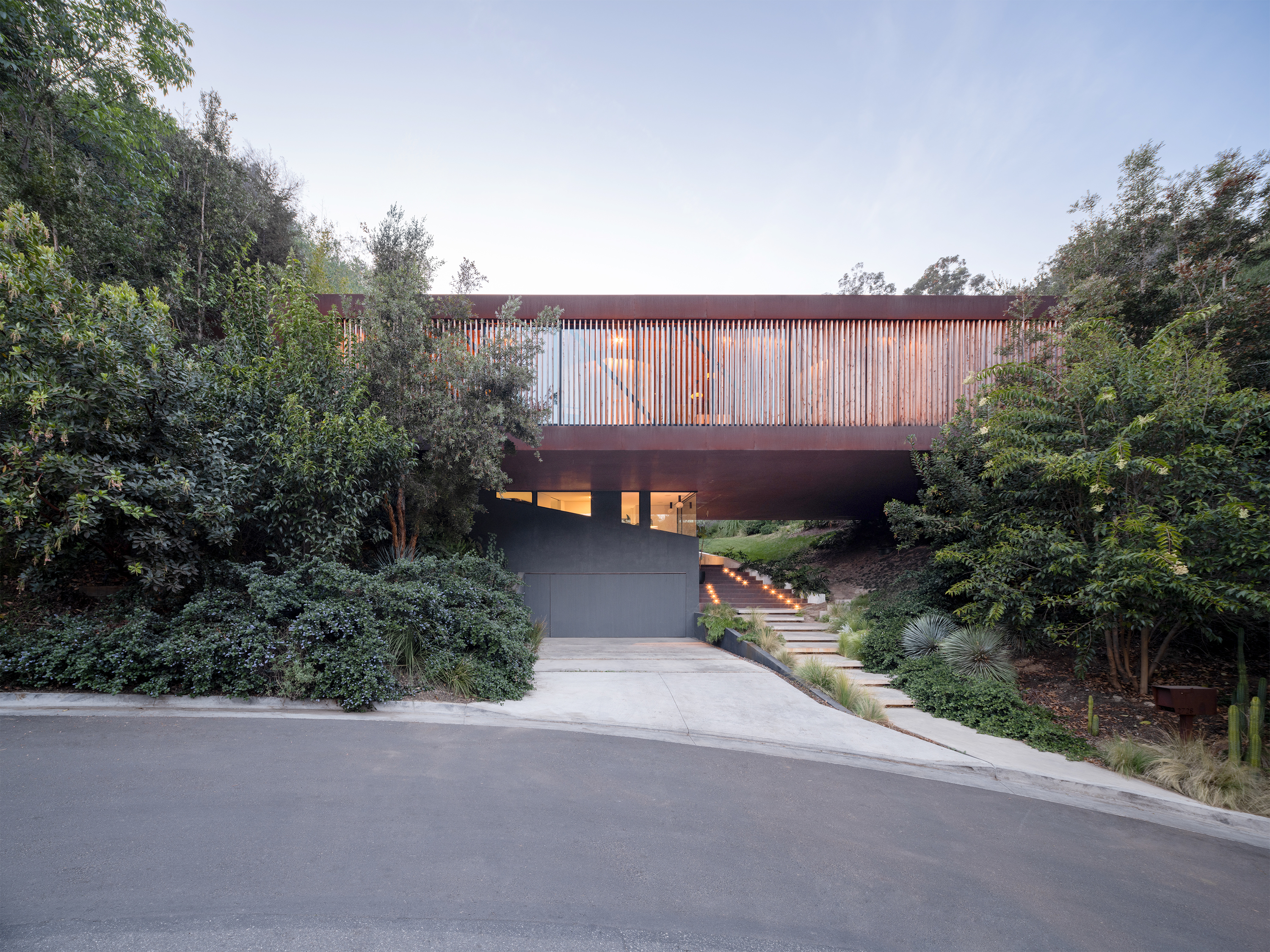 MAK Gallery by Space International Inc. - Architizer
