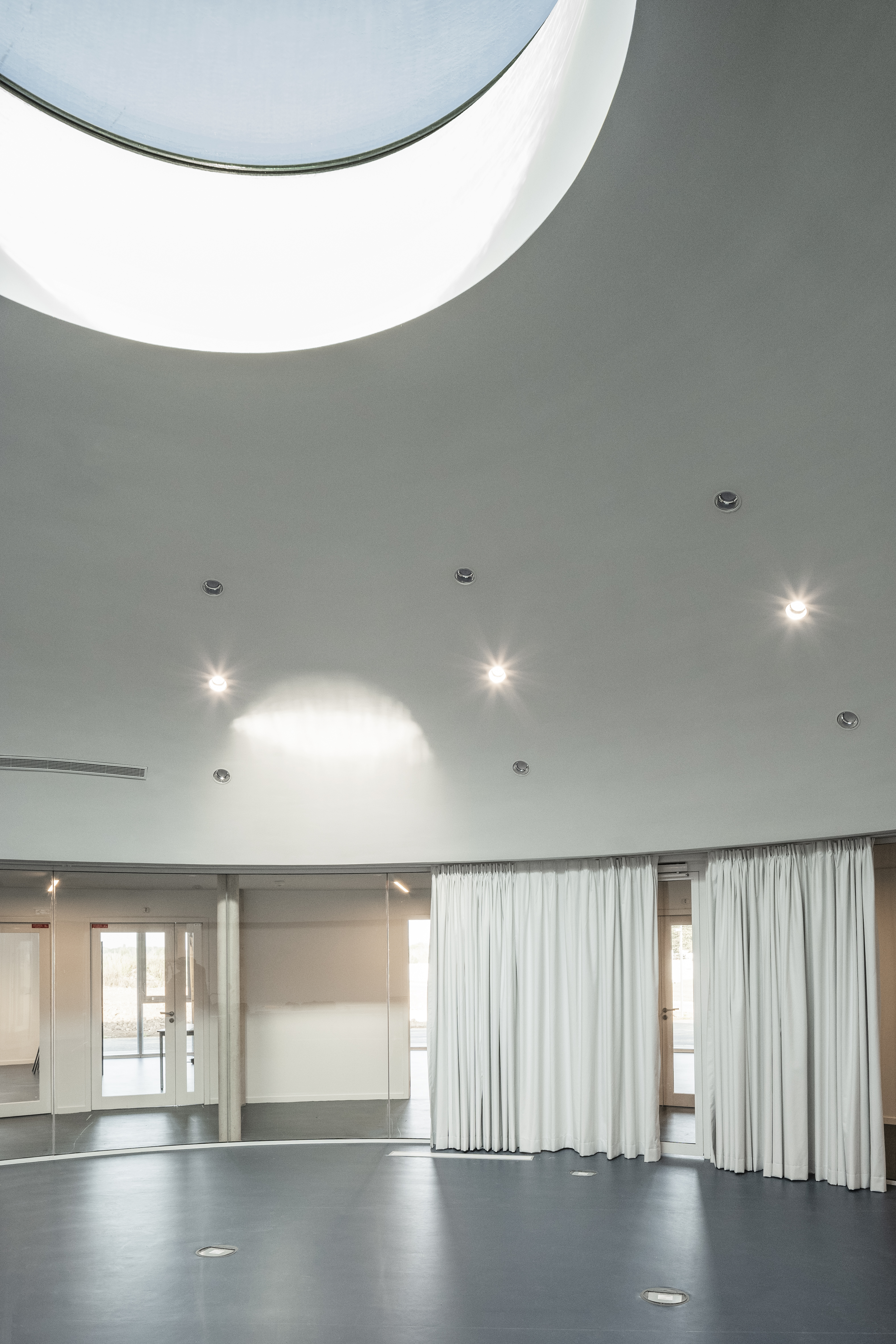 the Atmospheric Research Observatory center (SIRTA) by R architecture ...