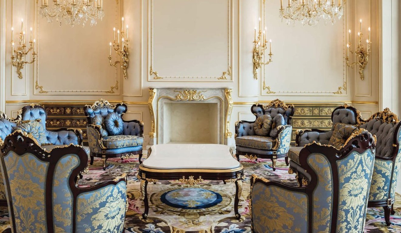 Exquisite living room design concept by MODENESE Luxury Interiors ...