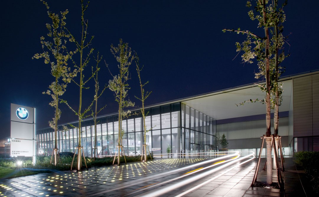 Idea 3492079: Beijing Xingdebao Green 5S BMW Flagship Outlet by PEI ...