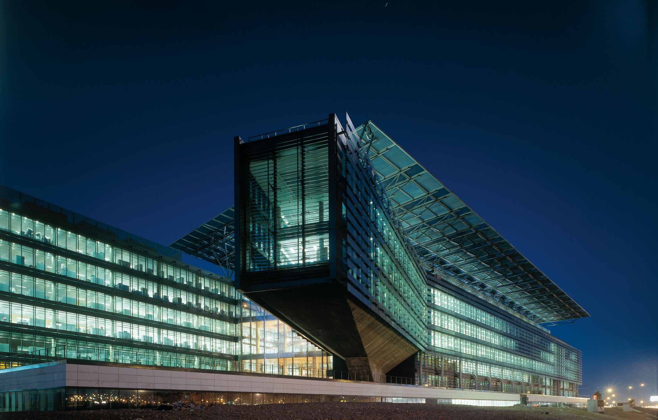 Unilever Headquarters by Kohn Pedersen Fox Associates - Architizer