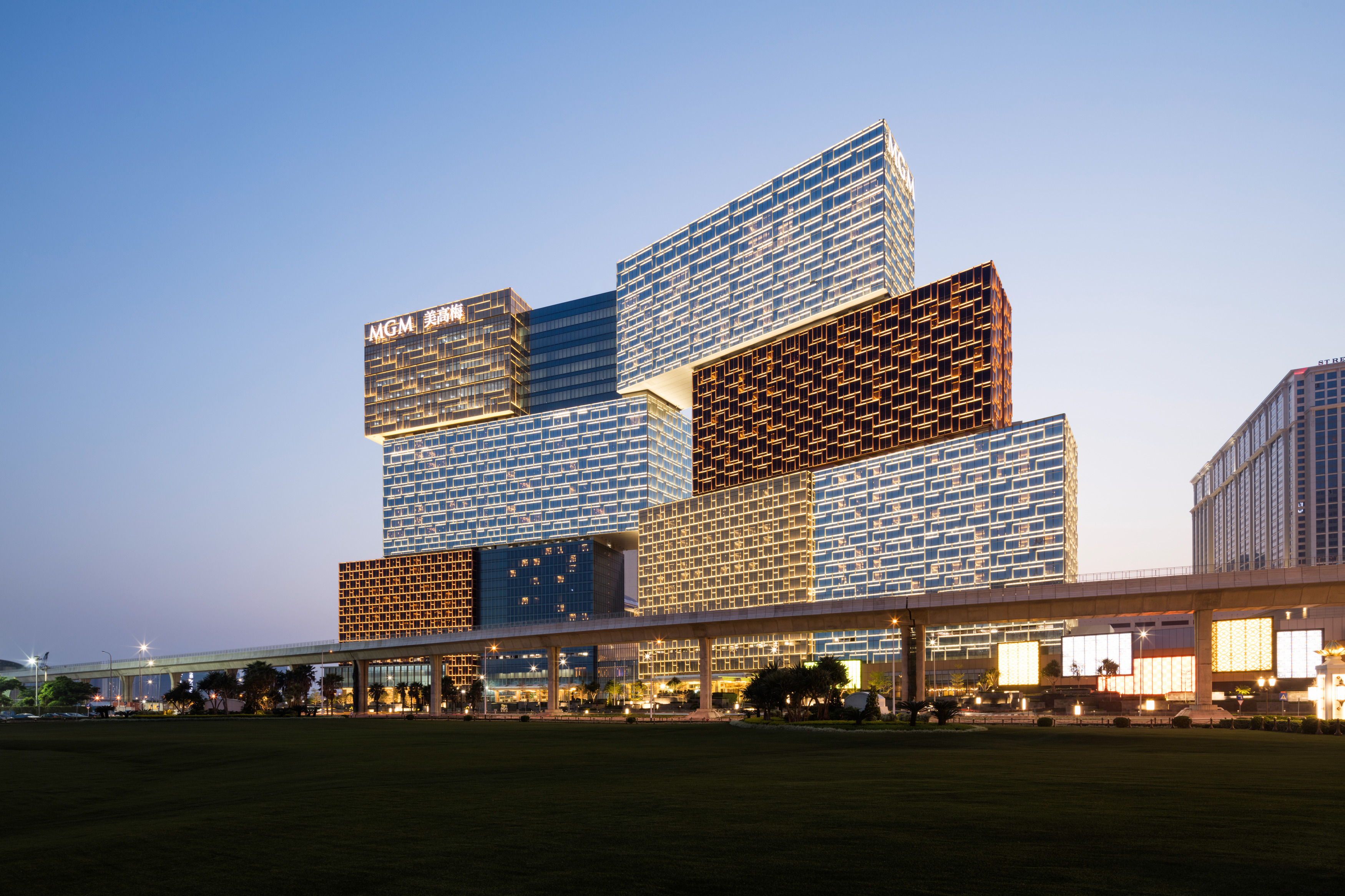 MGM Grand Cotai by Kohn Pedersen Fox Associates - Architizer
