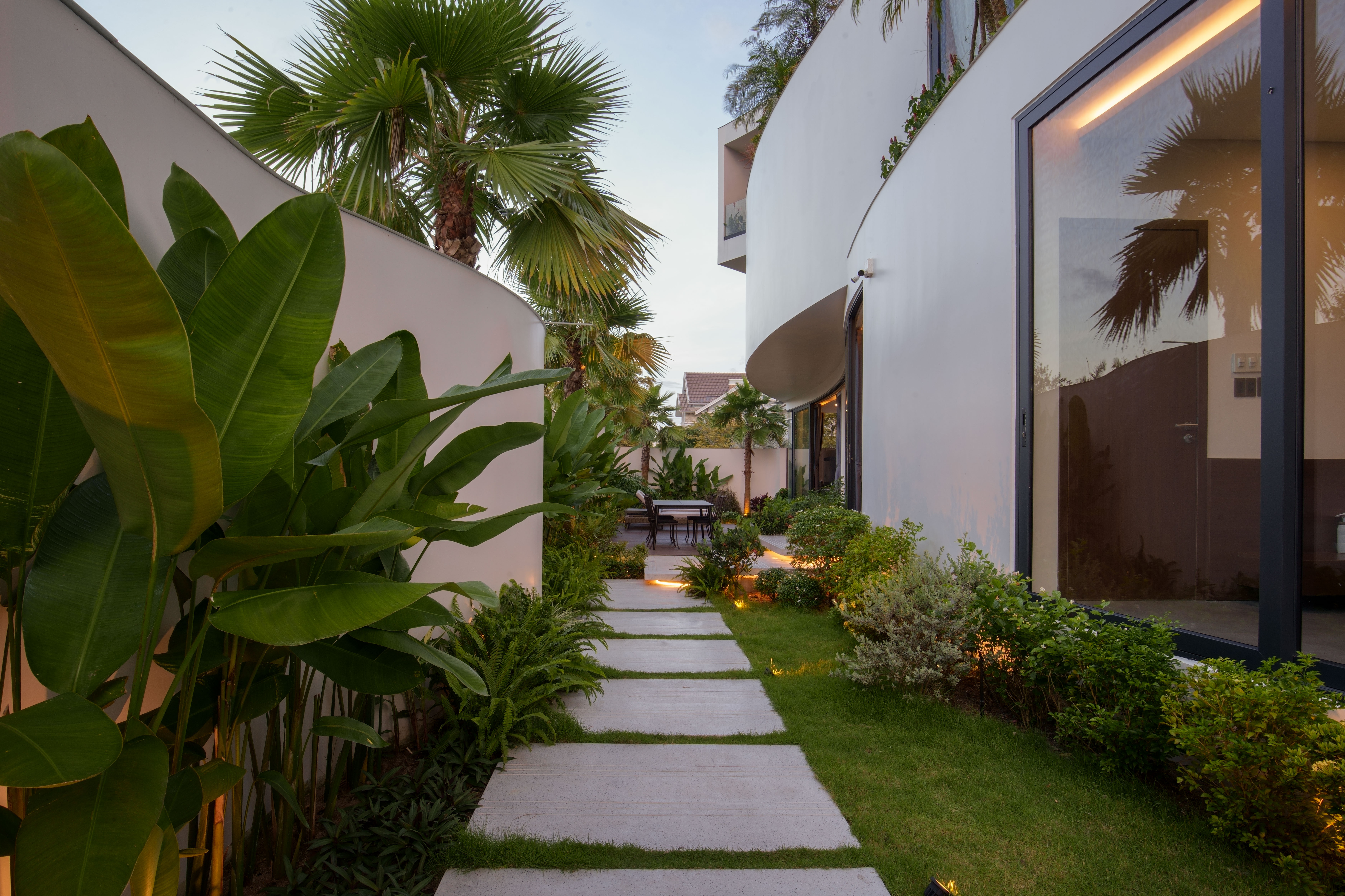 Waves House by 85 Design - Architizer