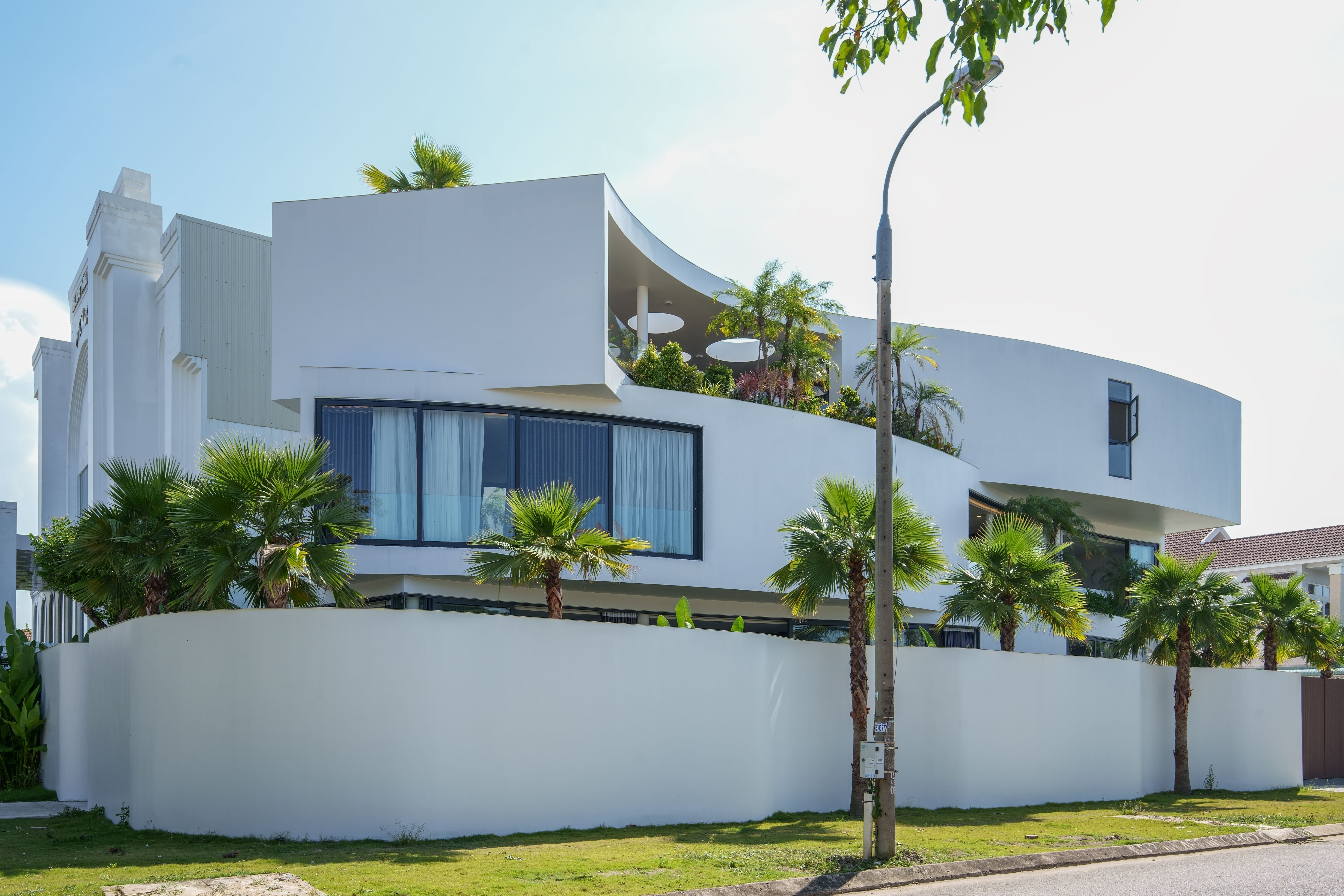 Waves House by 85 Design - Architizer