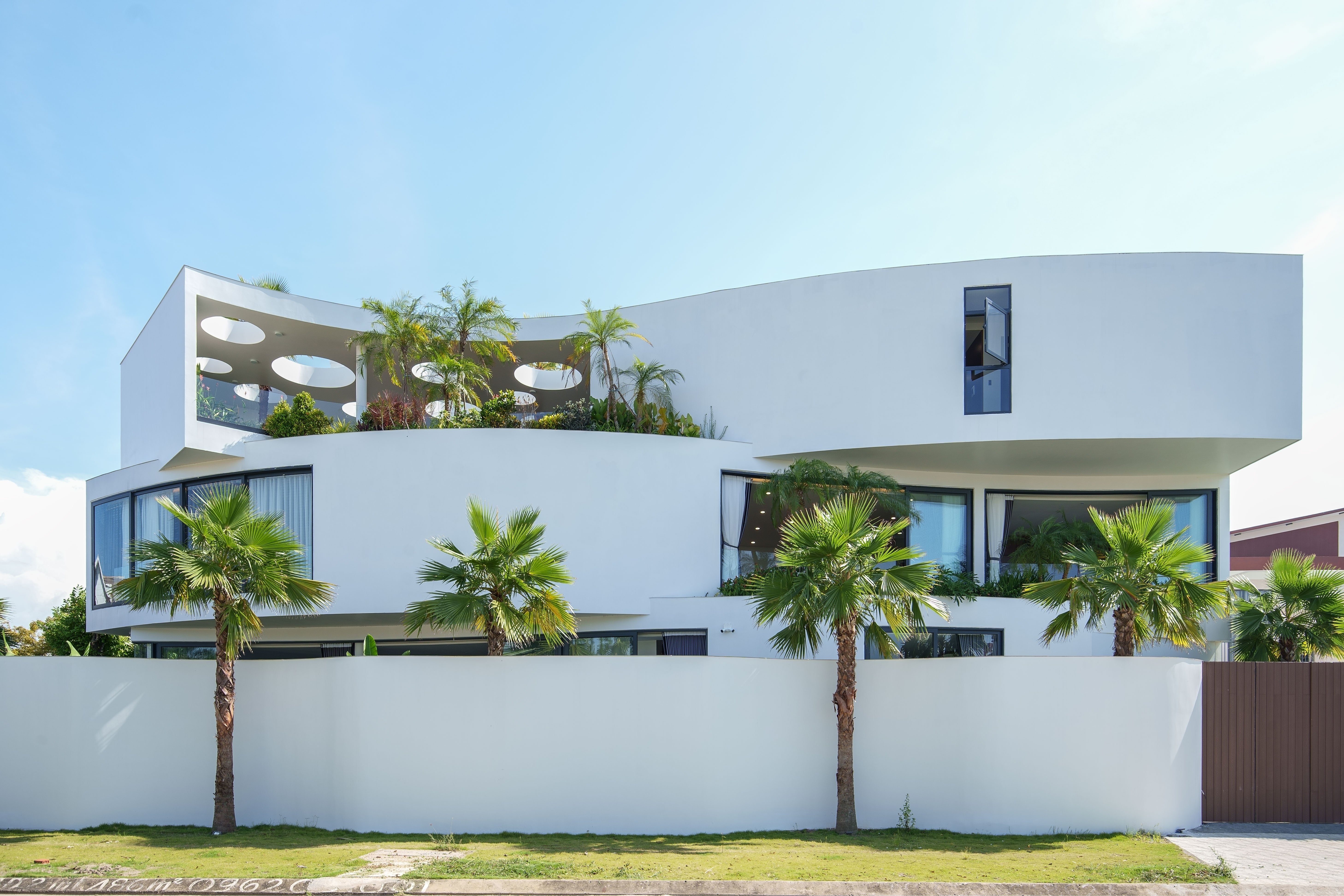 Waves House by 85 Design - Architizer