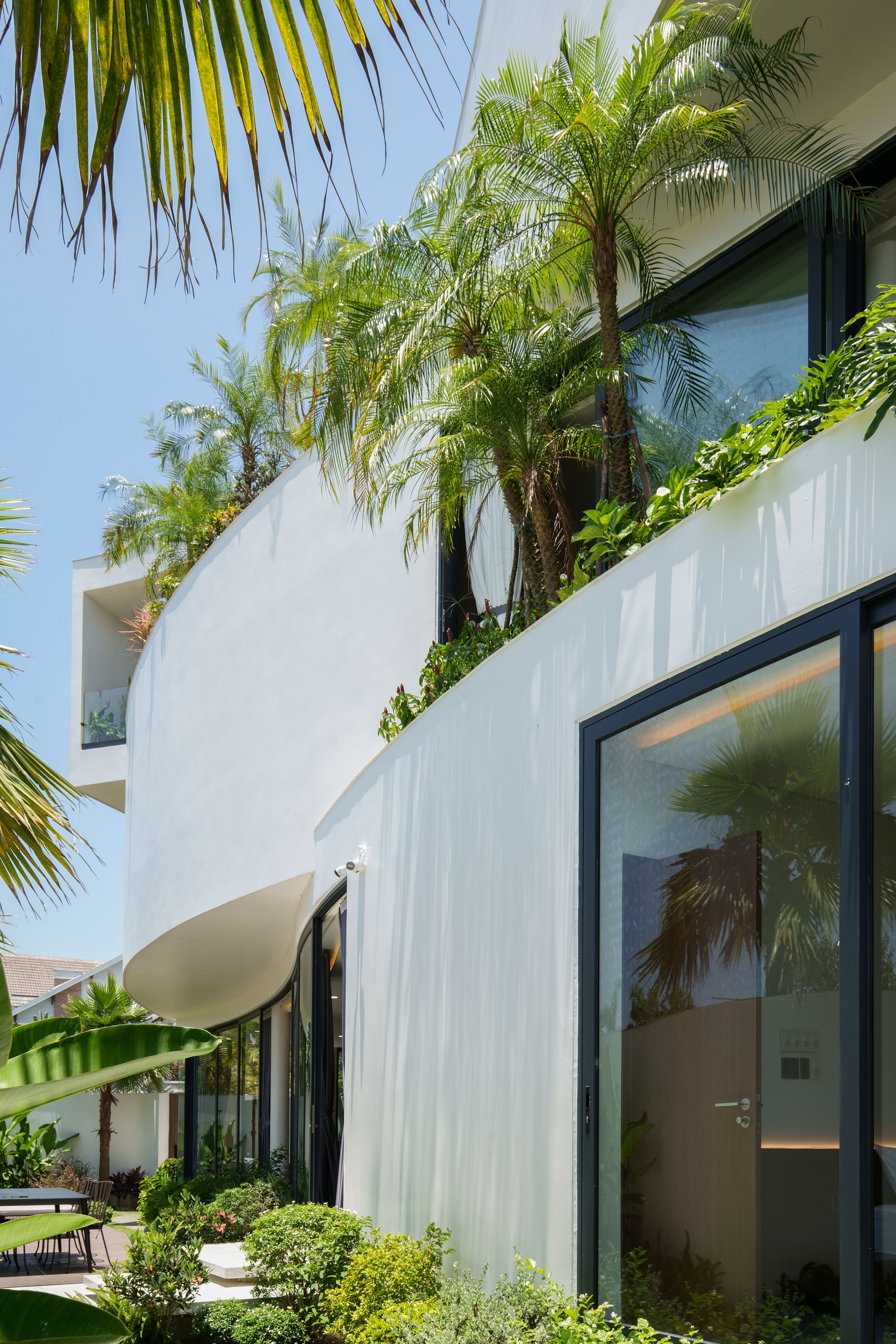 Waves House by 85 Design - Architizer