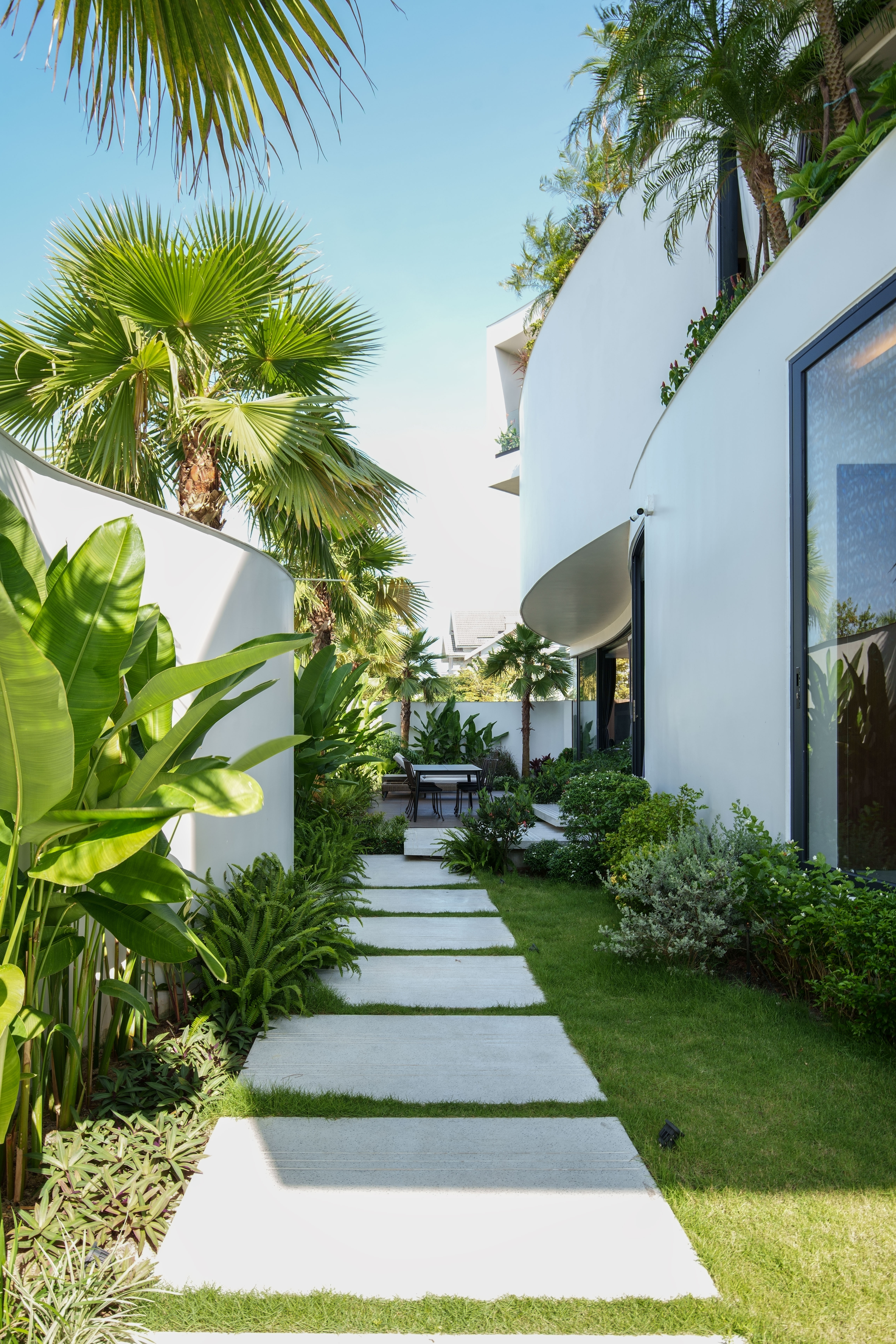 Waves House by 85 Design - Architizer