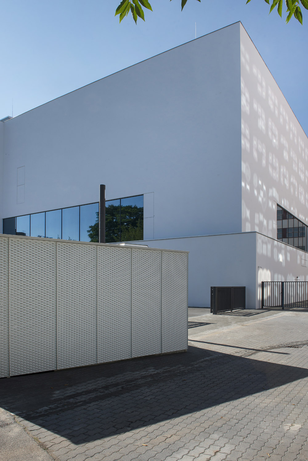 SFVV - CENTRE FOR DISPLACEMENT, EXPULSION, RECONCILIATION by ANNABAU ...