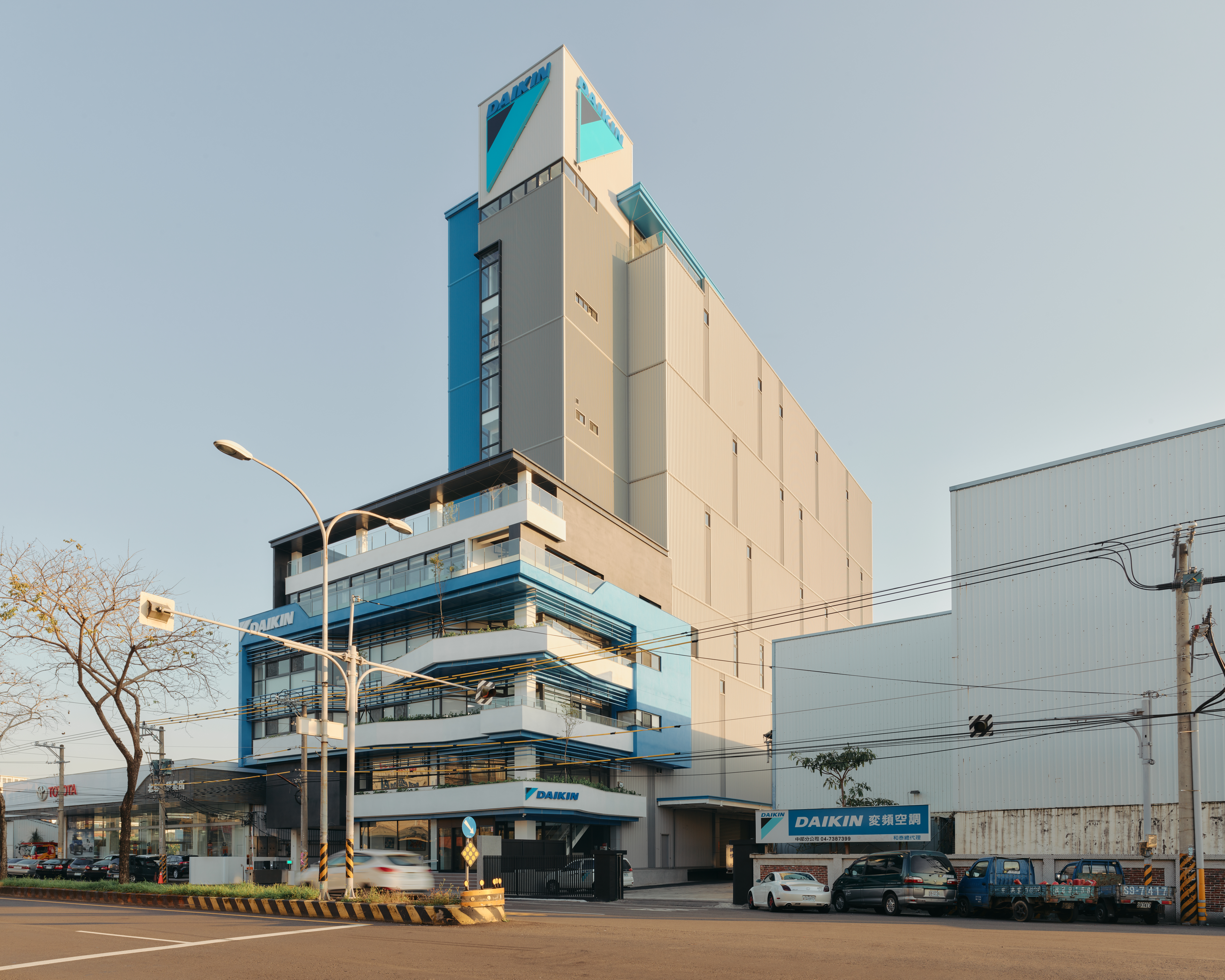 The office and warehouse of HOTAI- Daikin by YD Architects - Architizer