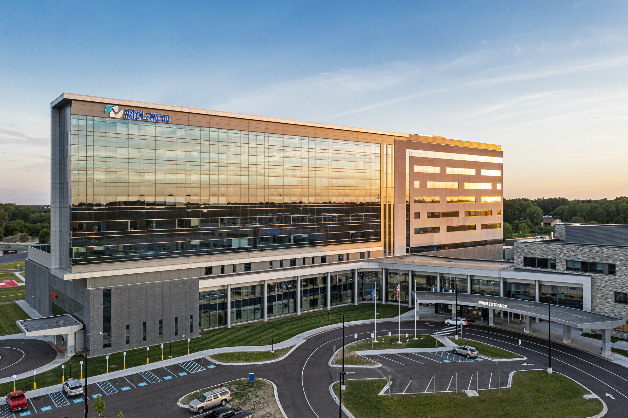 Tampa General Hospital's Brandon Healthplex by Gresham Smith - Architizer