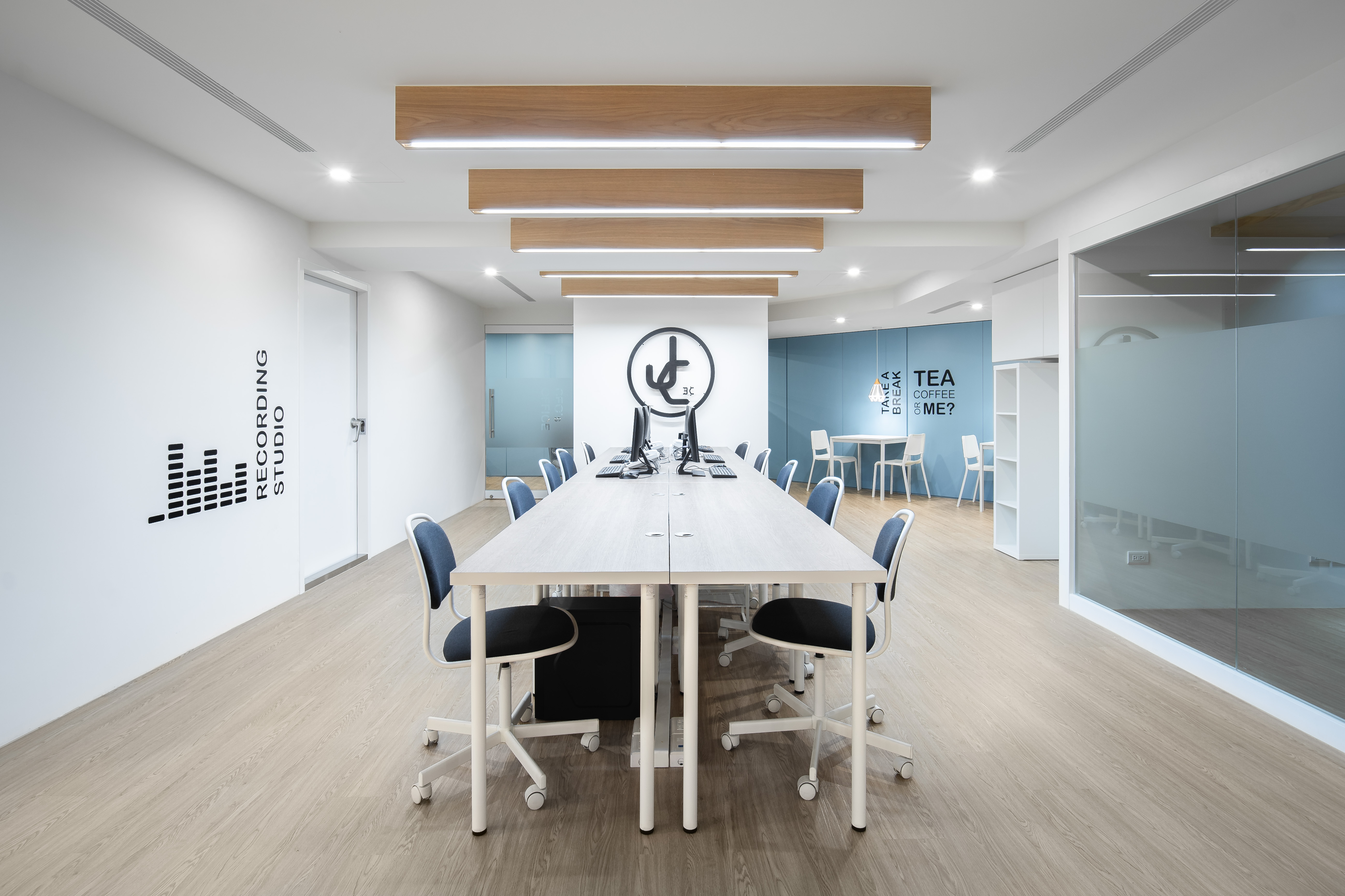 JC Tech. flagship store by Haven Space Design - Architizer