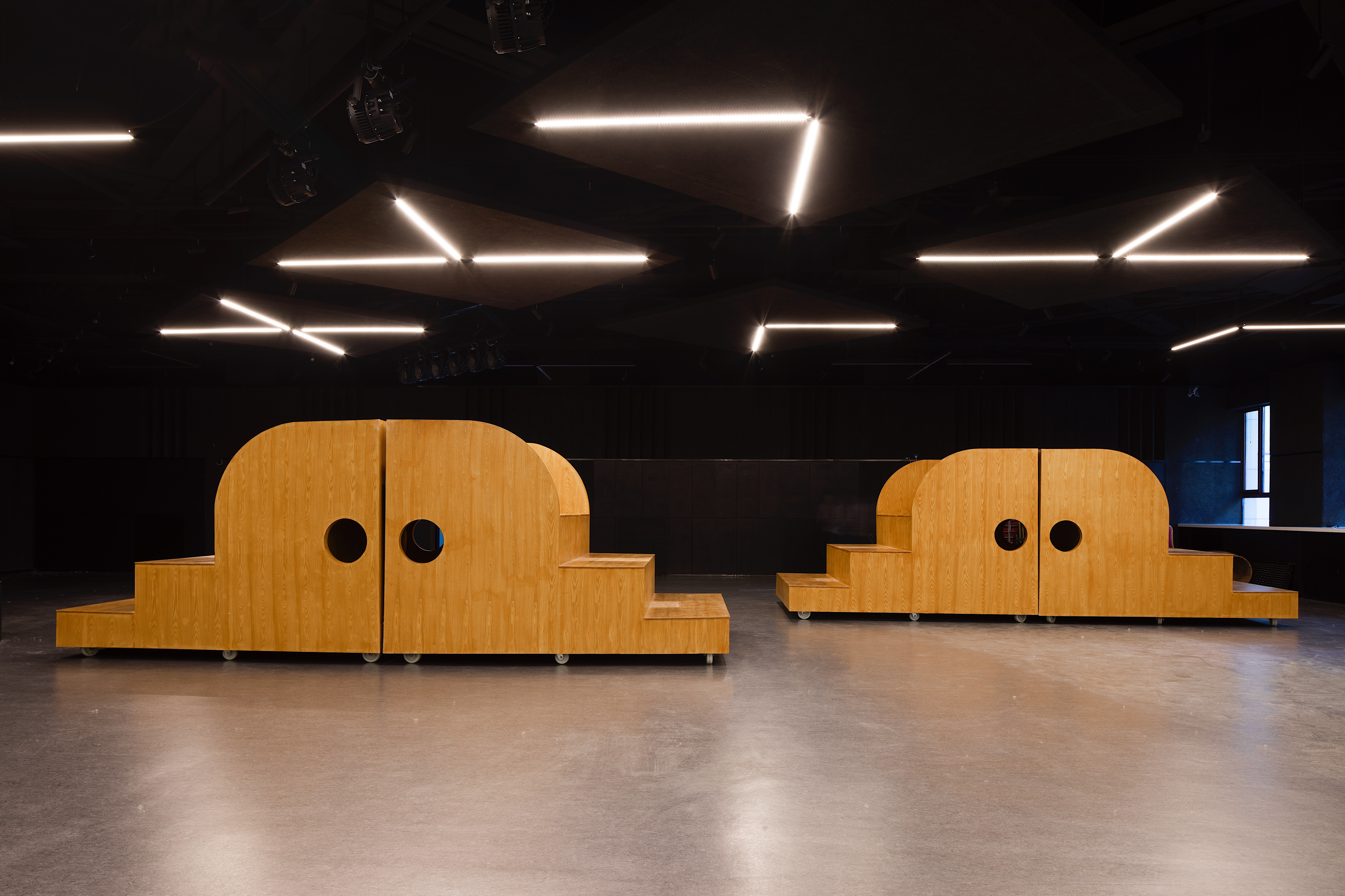 Stand Installation of New Sun Student Center of Peking University by ...