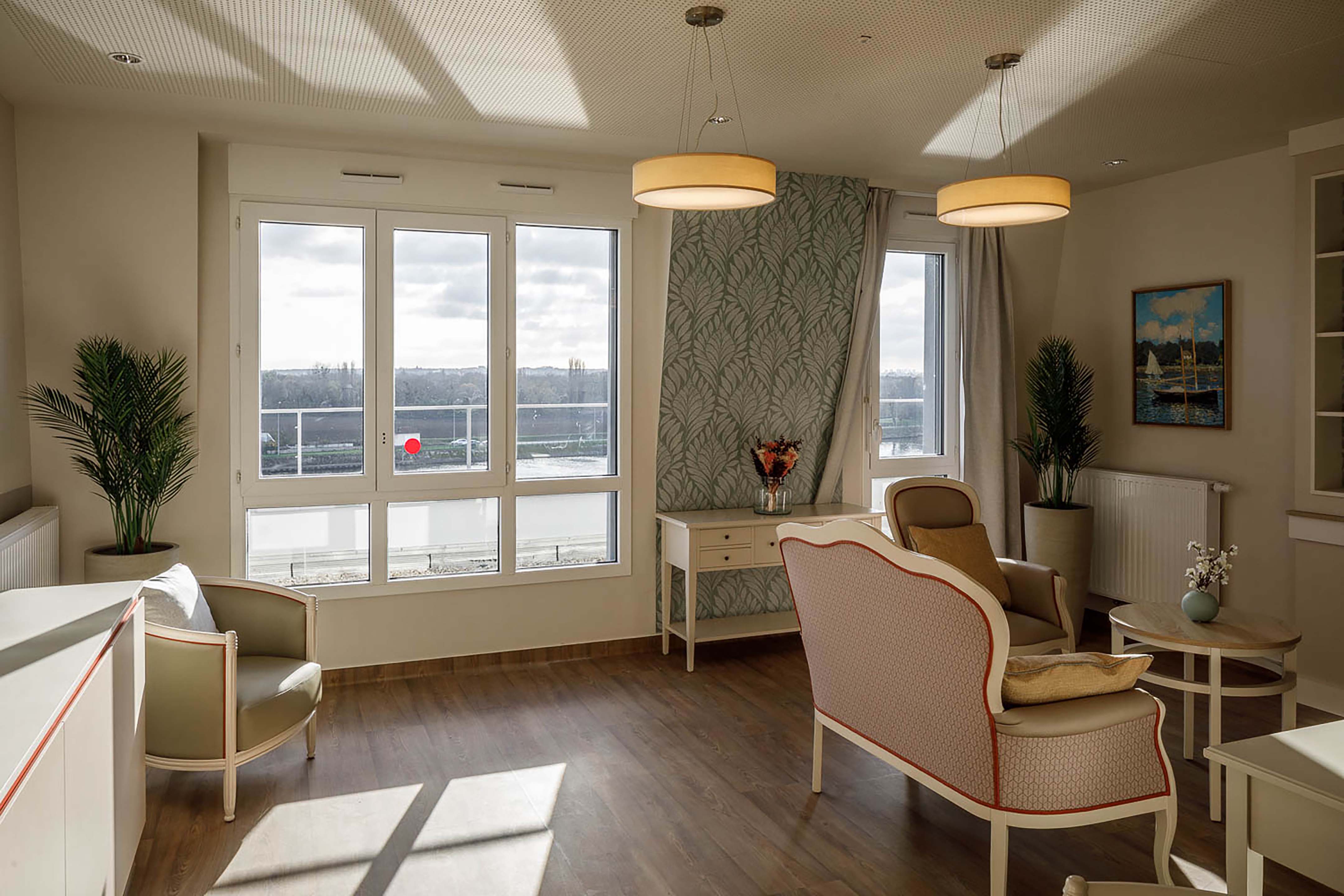 Residential facility for dependent elderly people with 94 beds and 6 ...