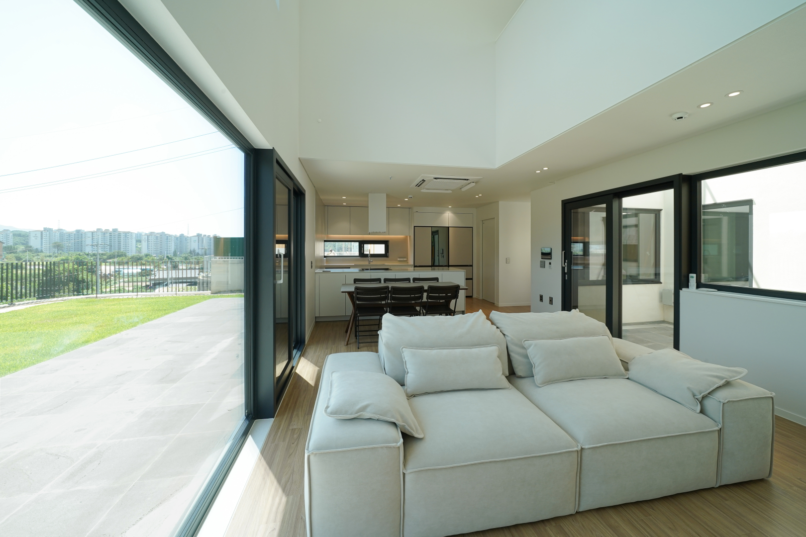 Sunshine House by bvvic architects - Architizer