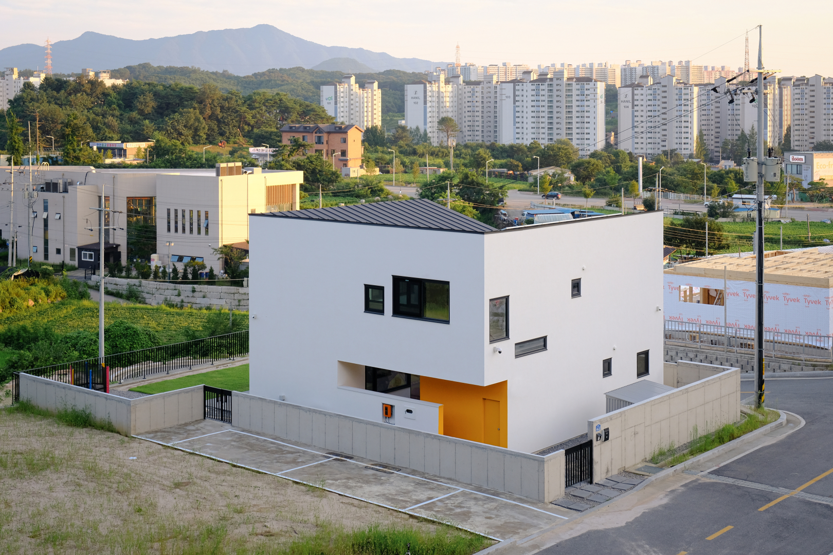Sunshine House by bvvic architects - Architizer