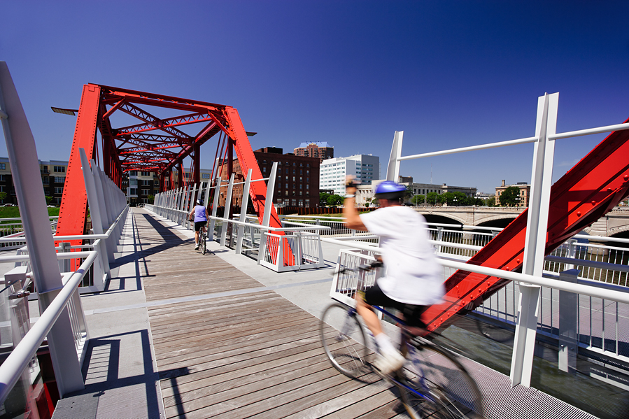 Des Moines Union Railway Bridge by Safdie Rabines Architects - Architizer