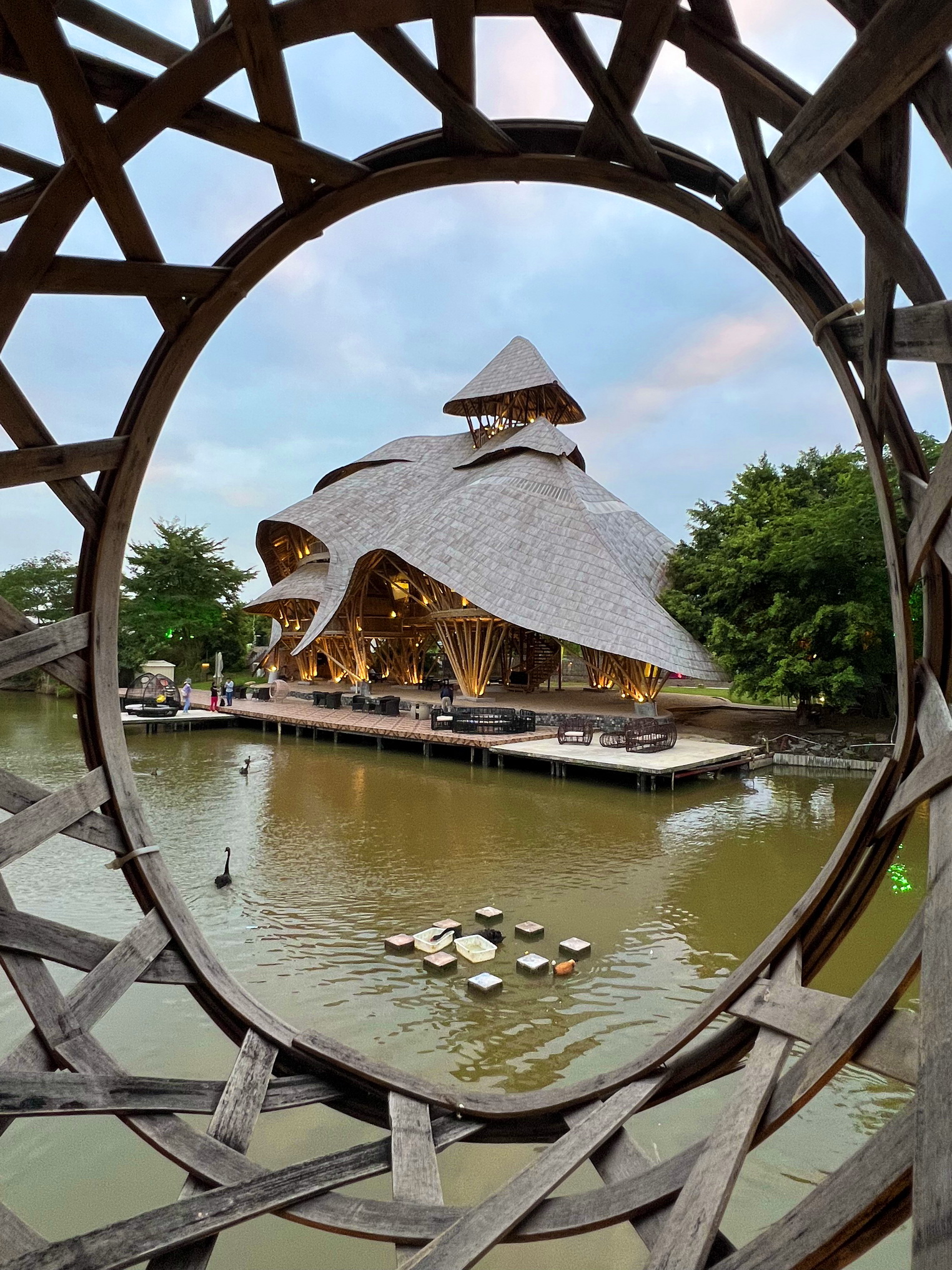 The Indonesian Culture, Tourism, Commerce Exhibition Center of National ...