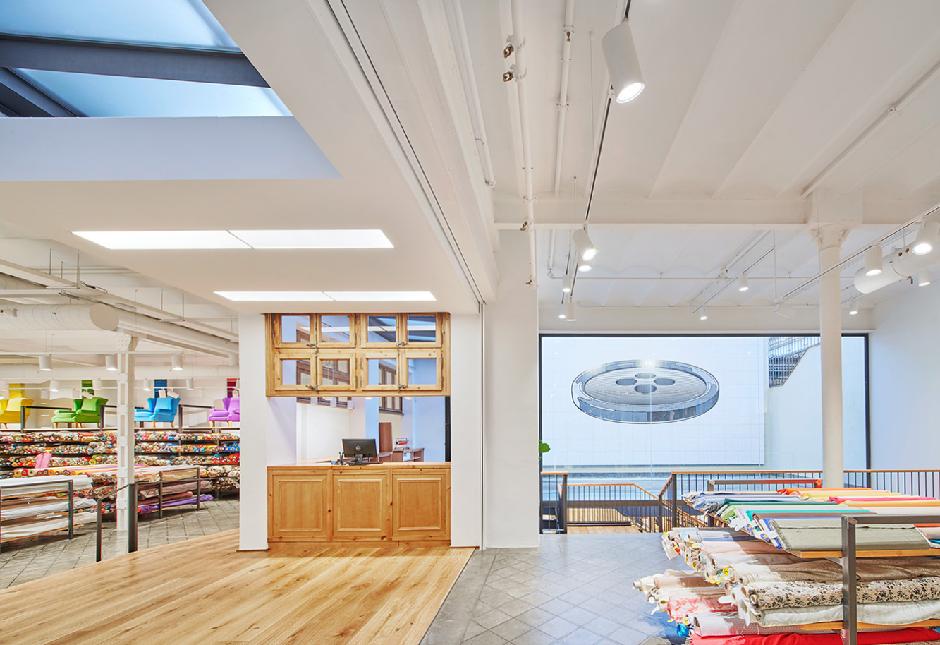 JL Store Barcelona by COMA Arquitectura - Architizer