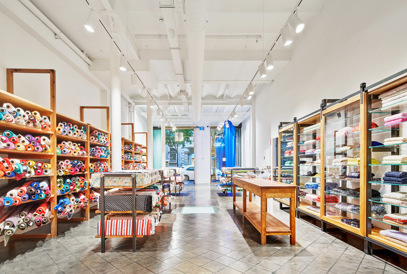 JL Store Barcelona by COMA Arquitectura - Architizer