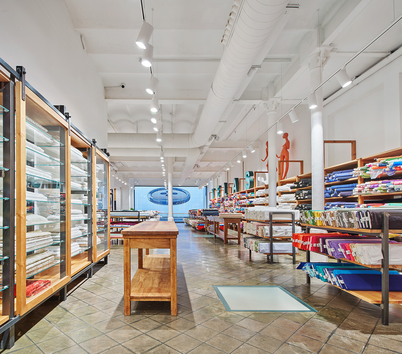 JL Store Barcelona by COMA Arquitectura - Architizer