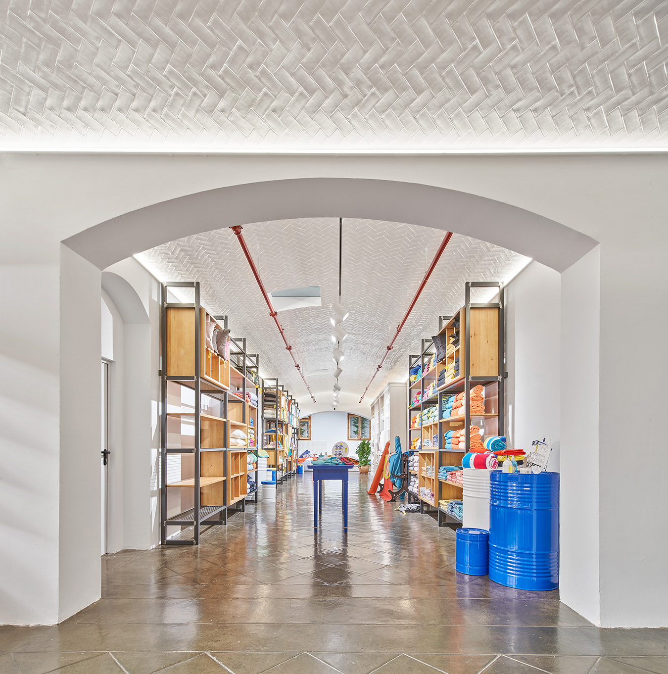 JL Store Barcelona by COMA Arquitectura - Architizer