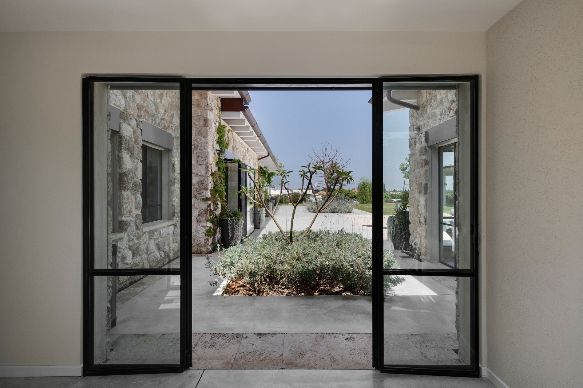 Fuller House by Ron Rozen of “Rozen-Linenberg Architects” - Architizer