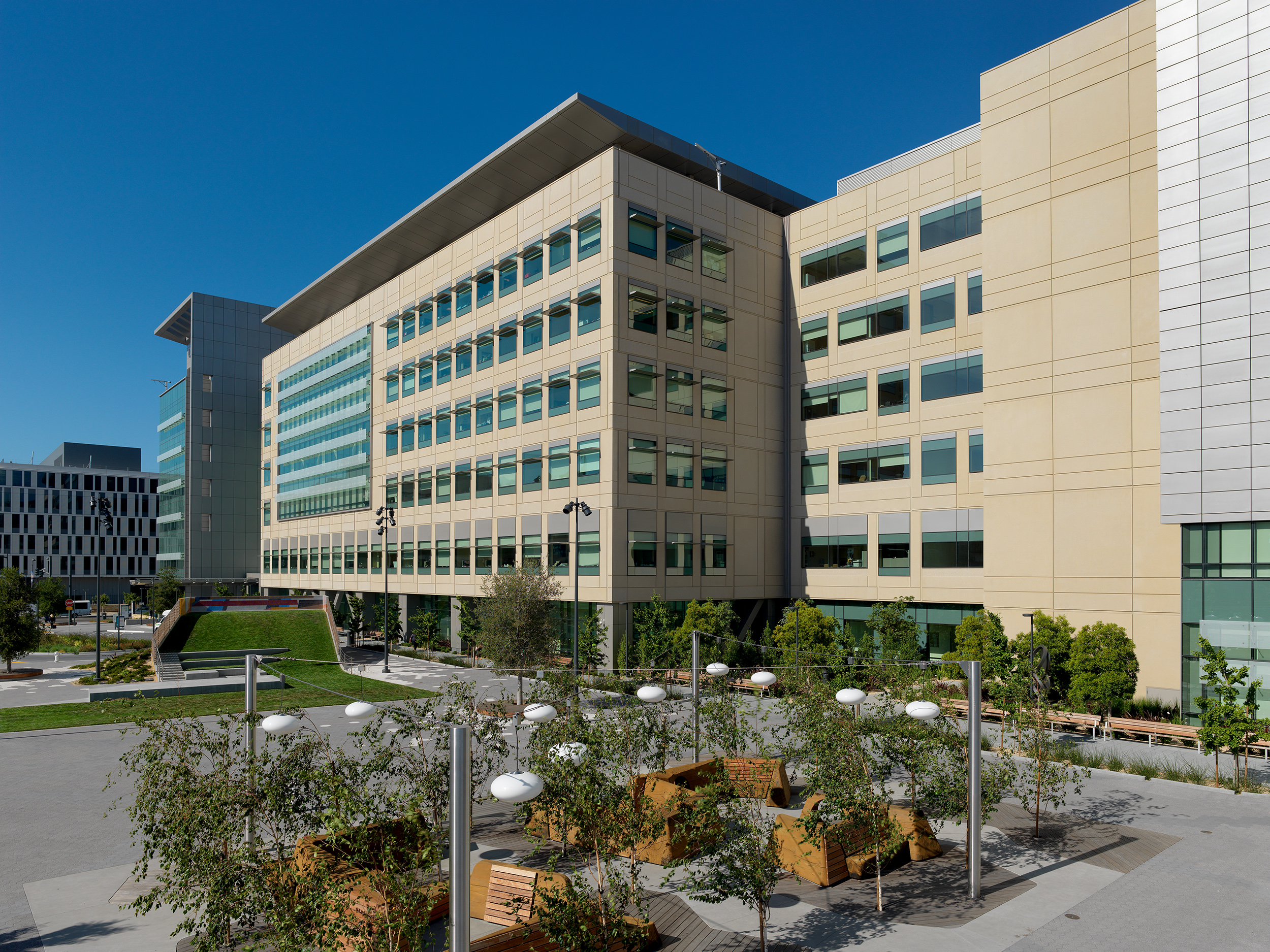 UCSF Mission Bay San Francisco by Rien van Rijthoven - Architizer