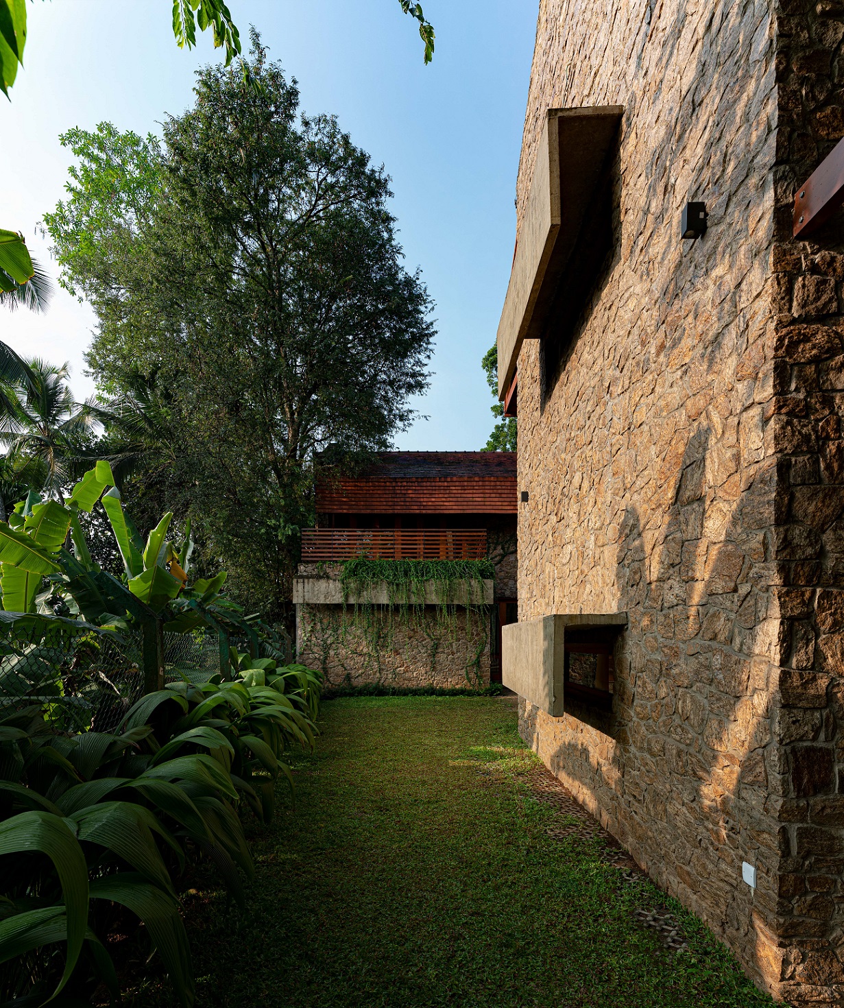 Idea 3551582: "Blurred Envelop" - Home for Mr. & Mrs. Bandara by Archt ...