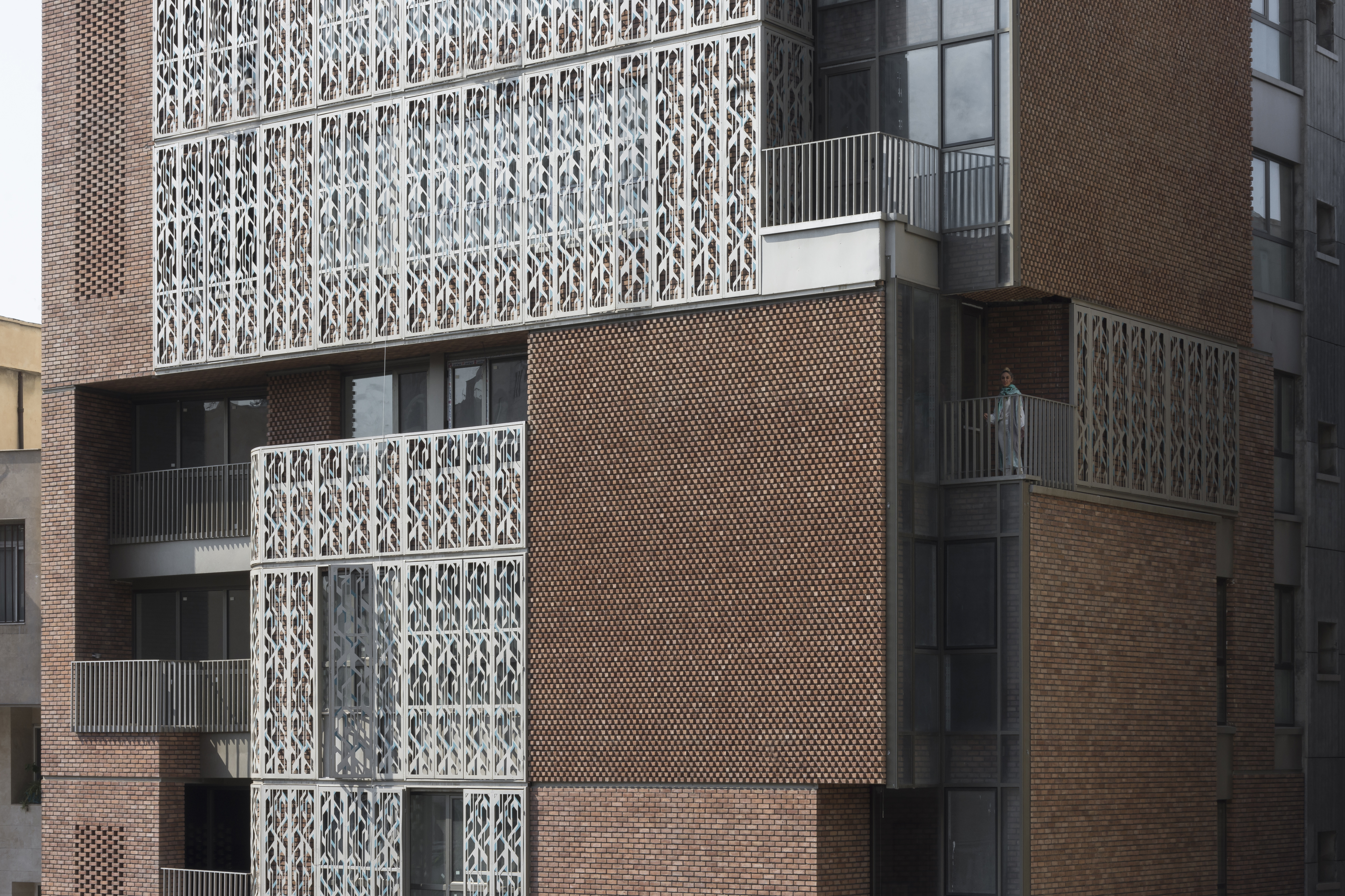 Nahid Commercial & Officials Building by Atizist Consulting Engineers ...