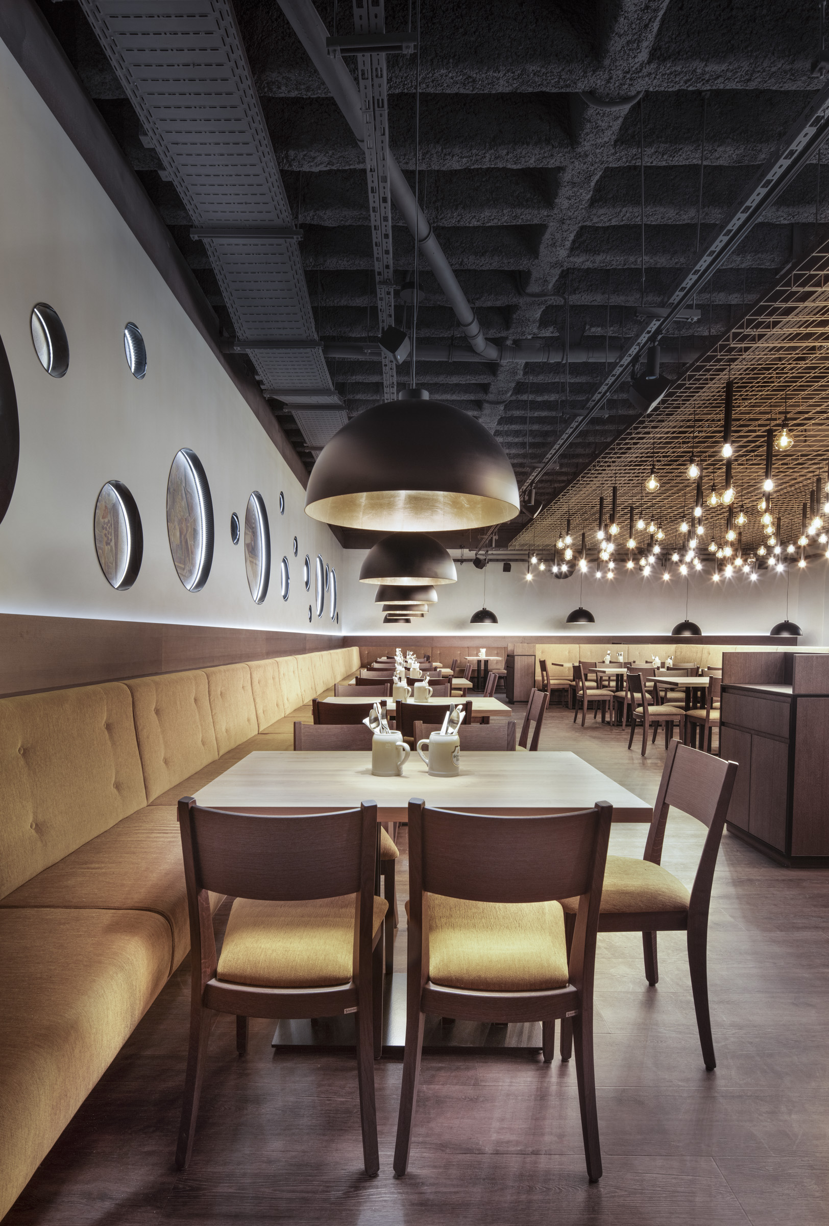 The Ratskeller - Traditional gastronomy in a modern interpretation by ...